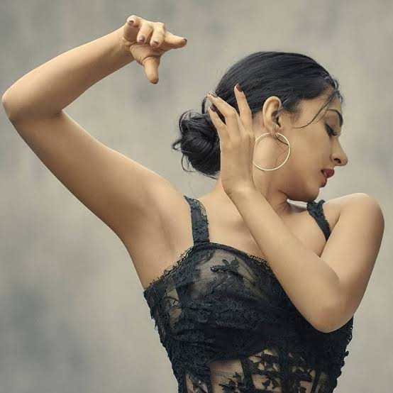 Kiara's armpit queen | Scrolller