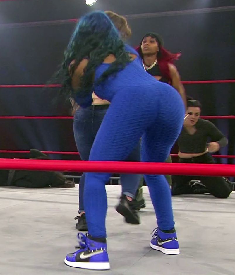 Kiera Hogan | Scrolller