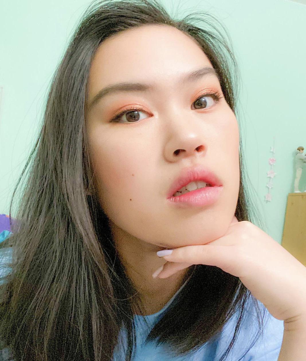 [Kik Grincors] Desperately need to cum to her, only got a few non nudes ...