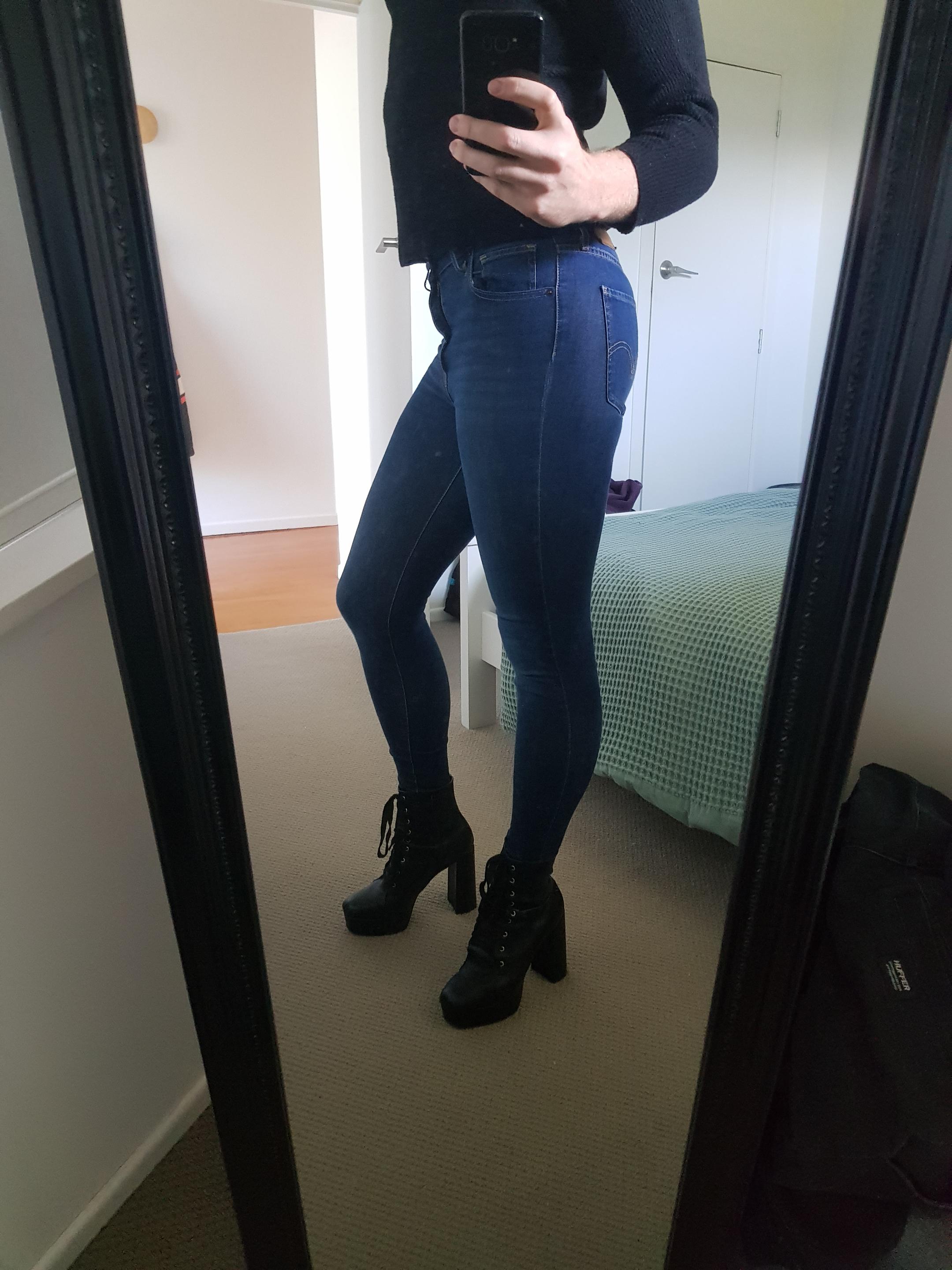 Love showing off my long legs 😉 ️ | Scrolller Love showing off my long legs 😉 ️ | Scrolller