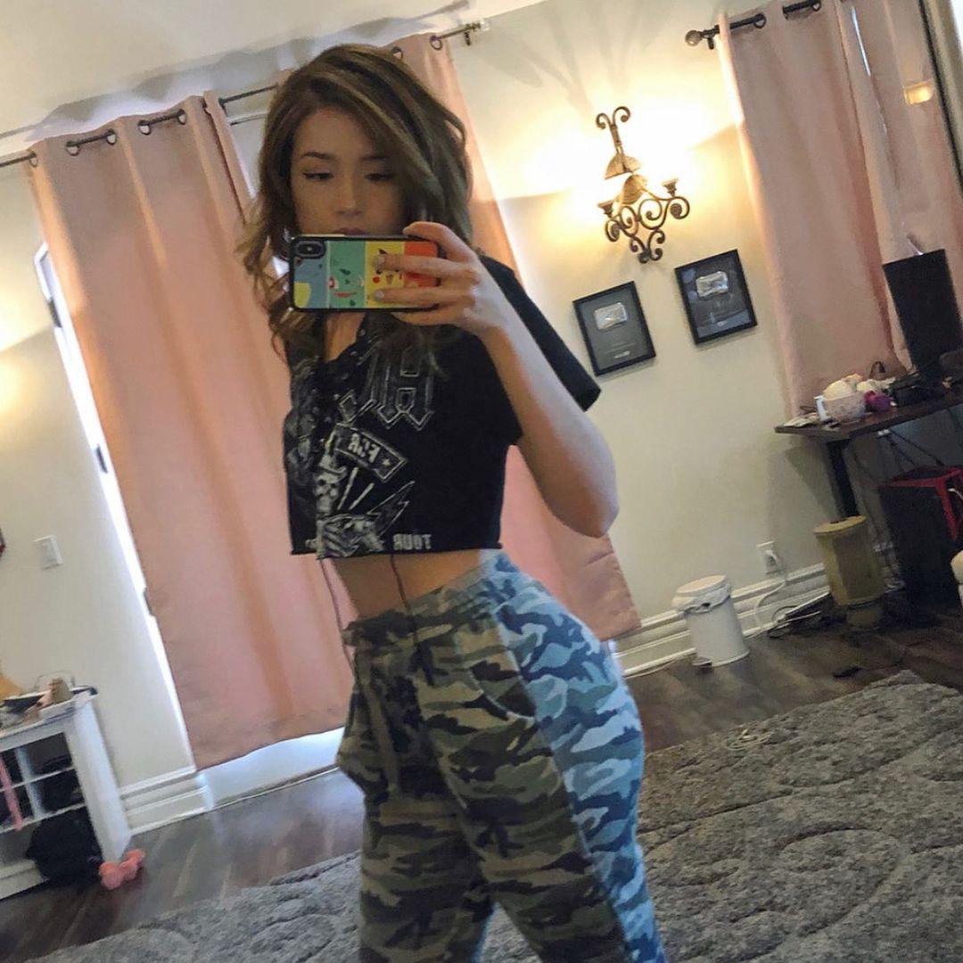 [Kik thebootysniffer] Anyone wanna goon tf out to Pokimane’s fat ass ...