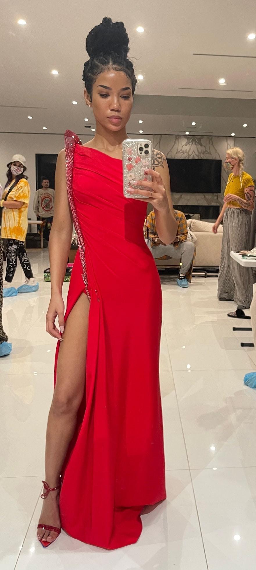 Killer Red Dress Scrolller