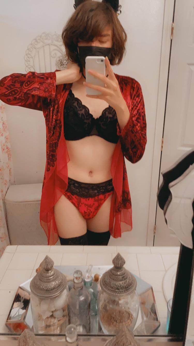 kimonos are comfy | Scrolller