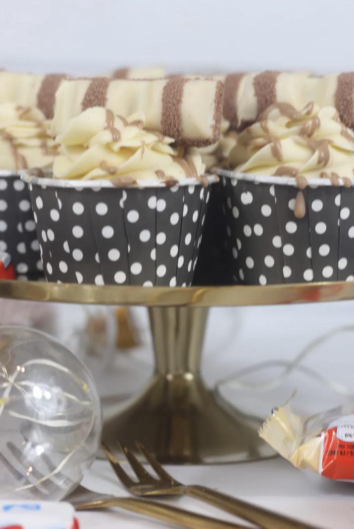 Kinder Bueno Cupcakes - Chocolate Cupcakes, White Chocolate Hazelnut Buttercream, Kinder ...