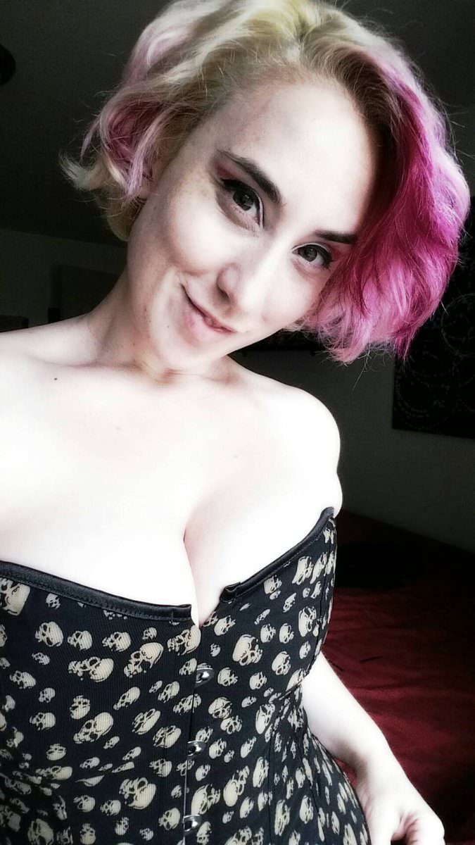 Kitty Leroux | Scrolller