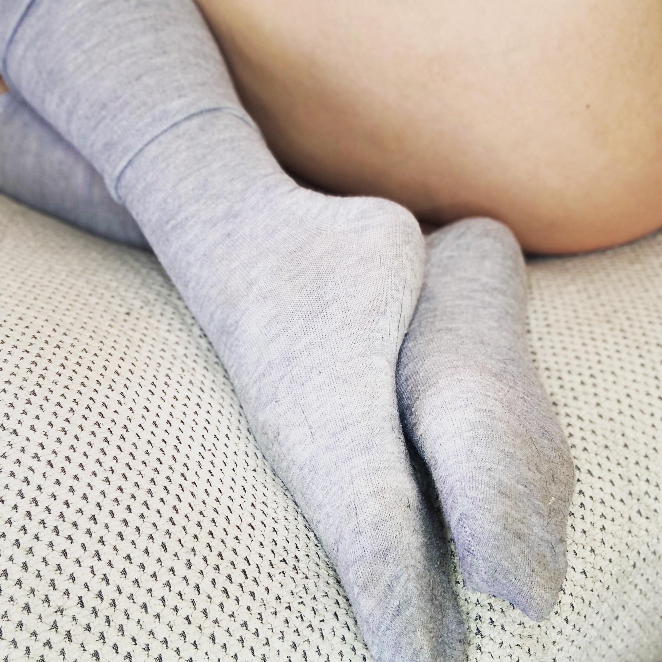 Knee highs today so comfy | Scrolller