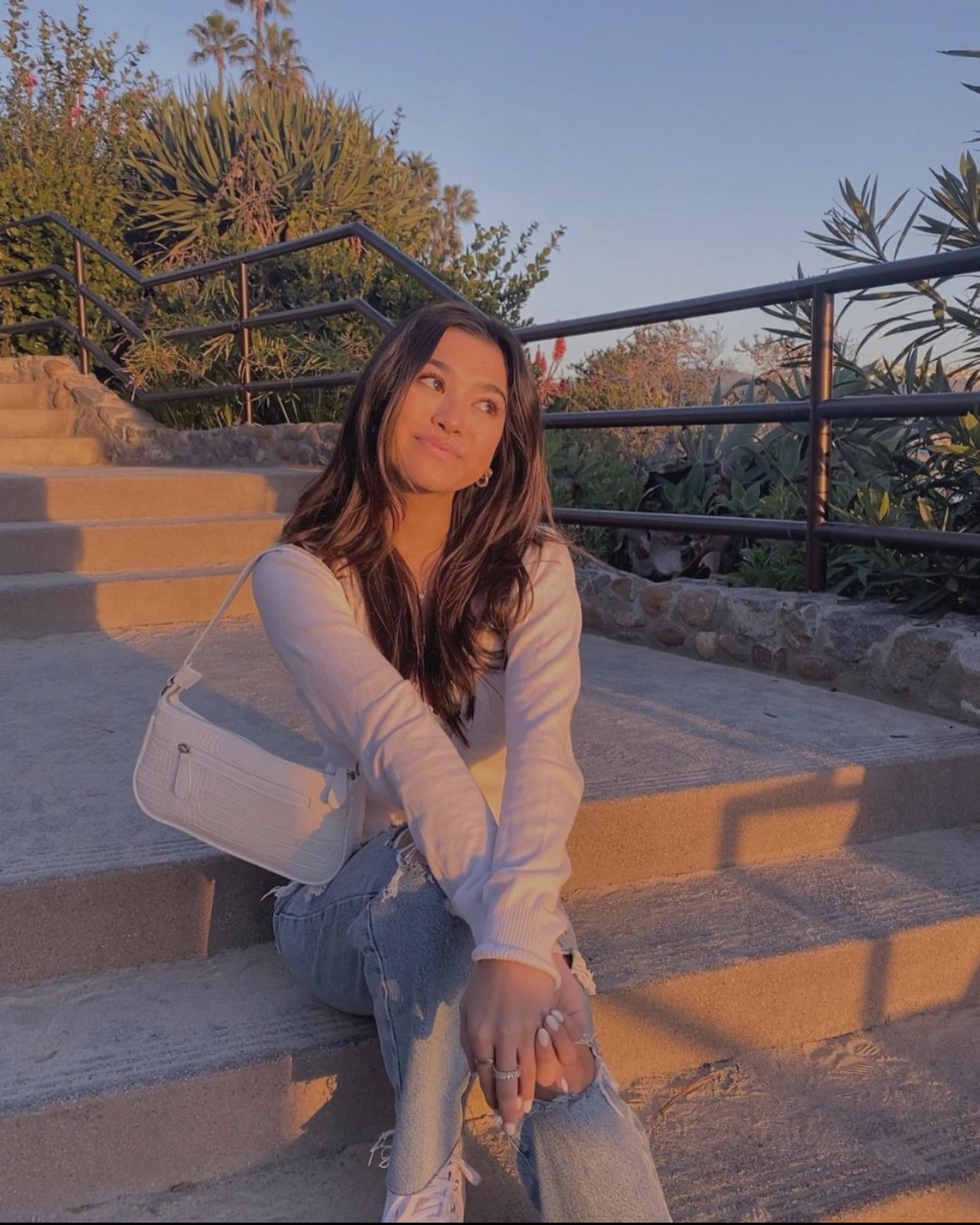 Krischelle | Scrolller