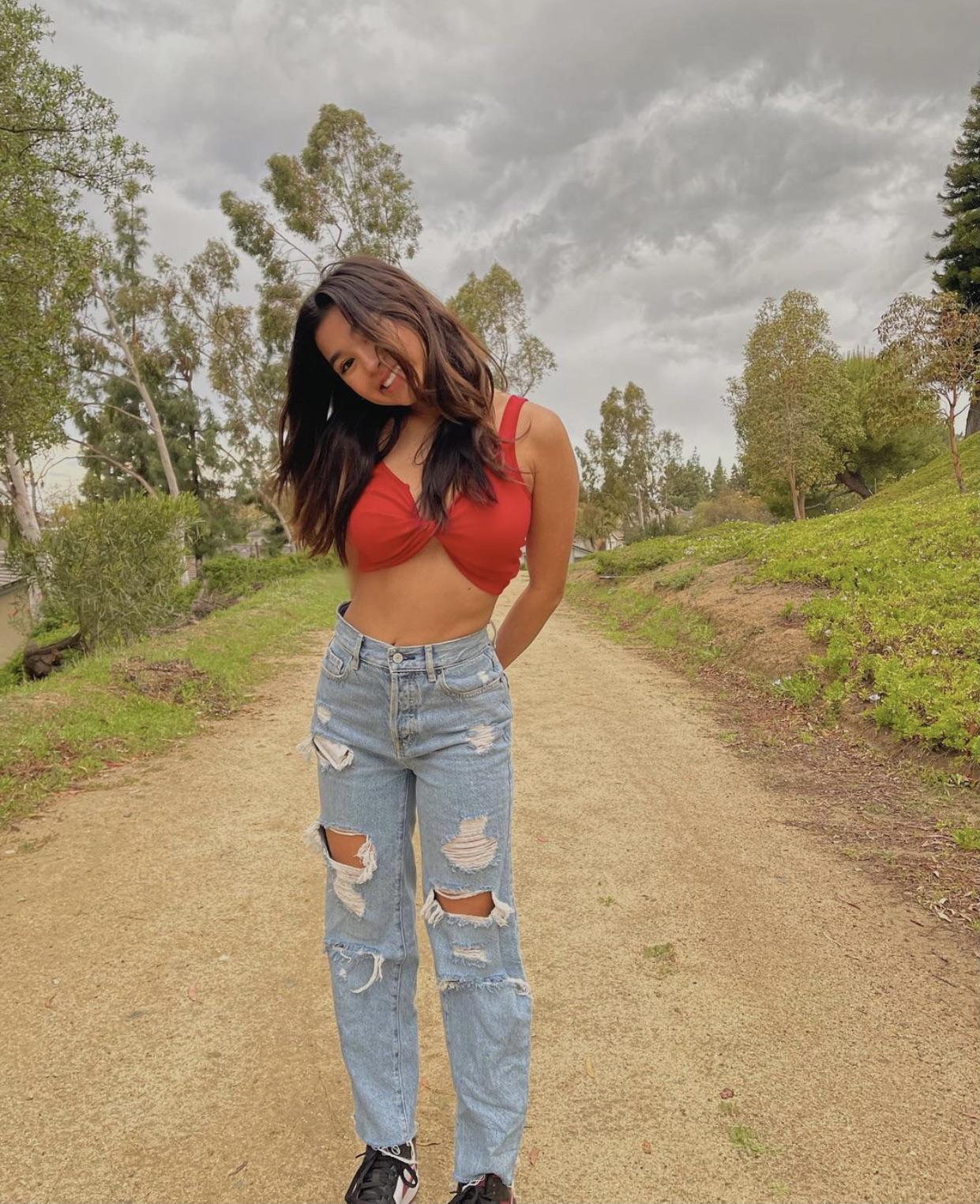 Krischelle | Scrolller