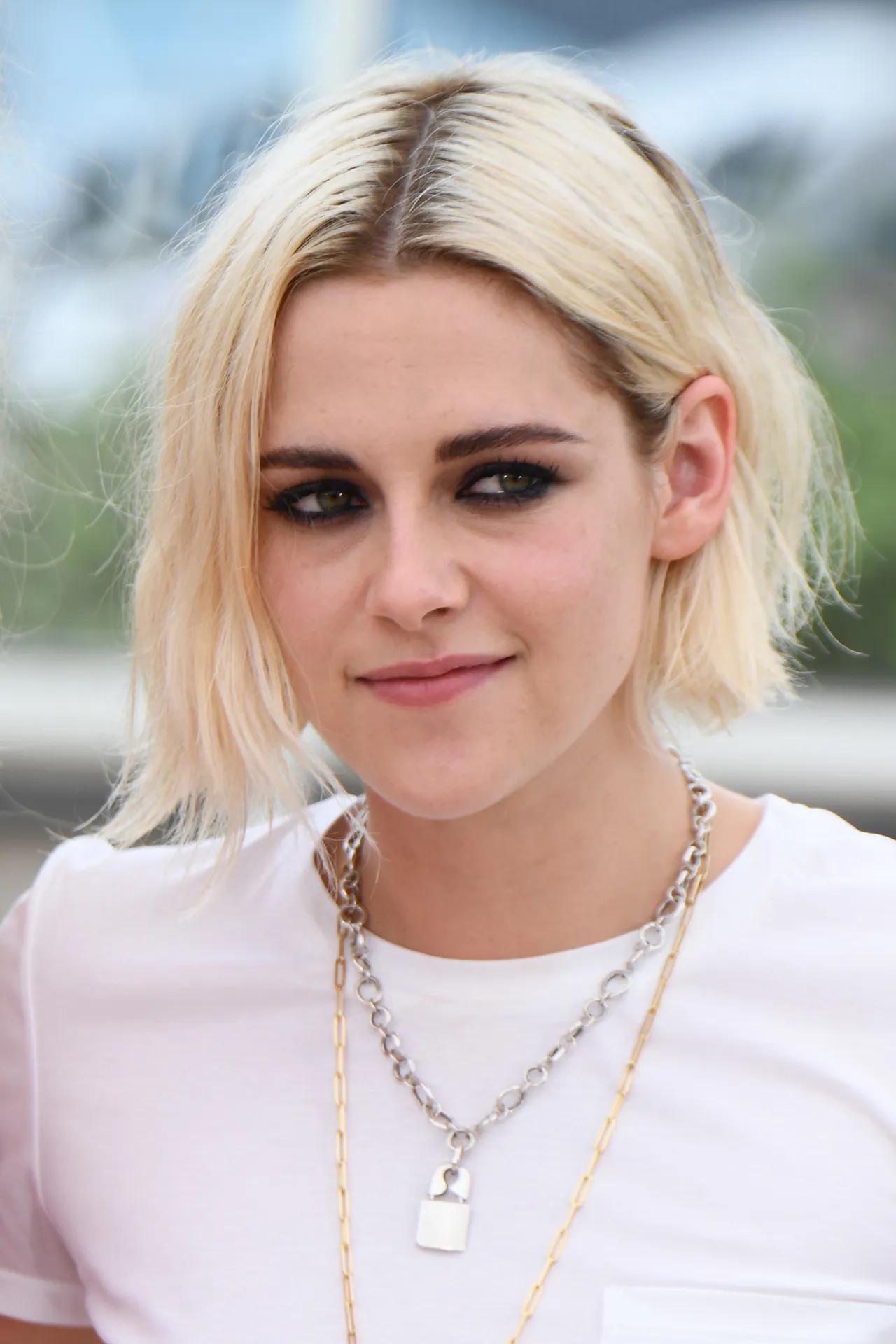 Kristen Stewart might be even hotter as a blonde | Scrolller