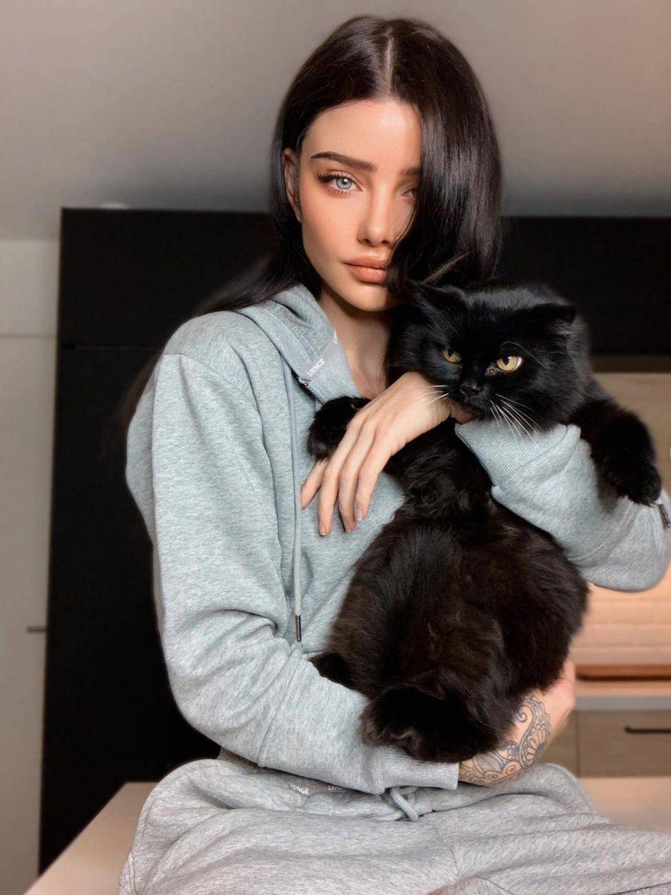 Kristy Lani Scrolller