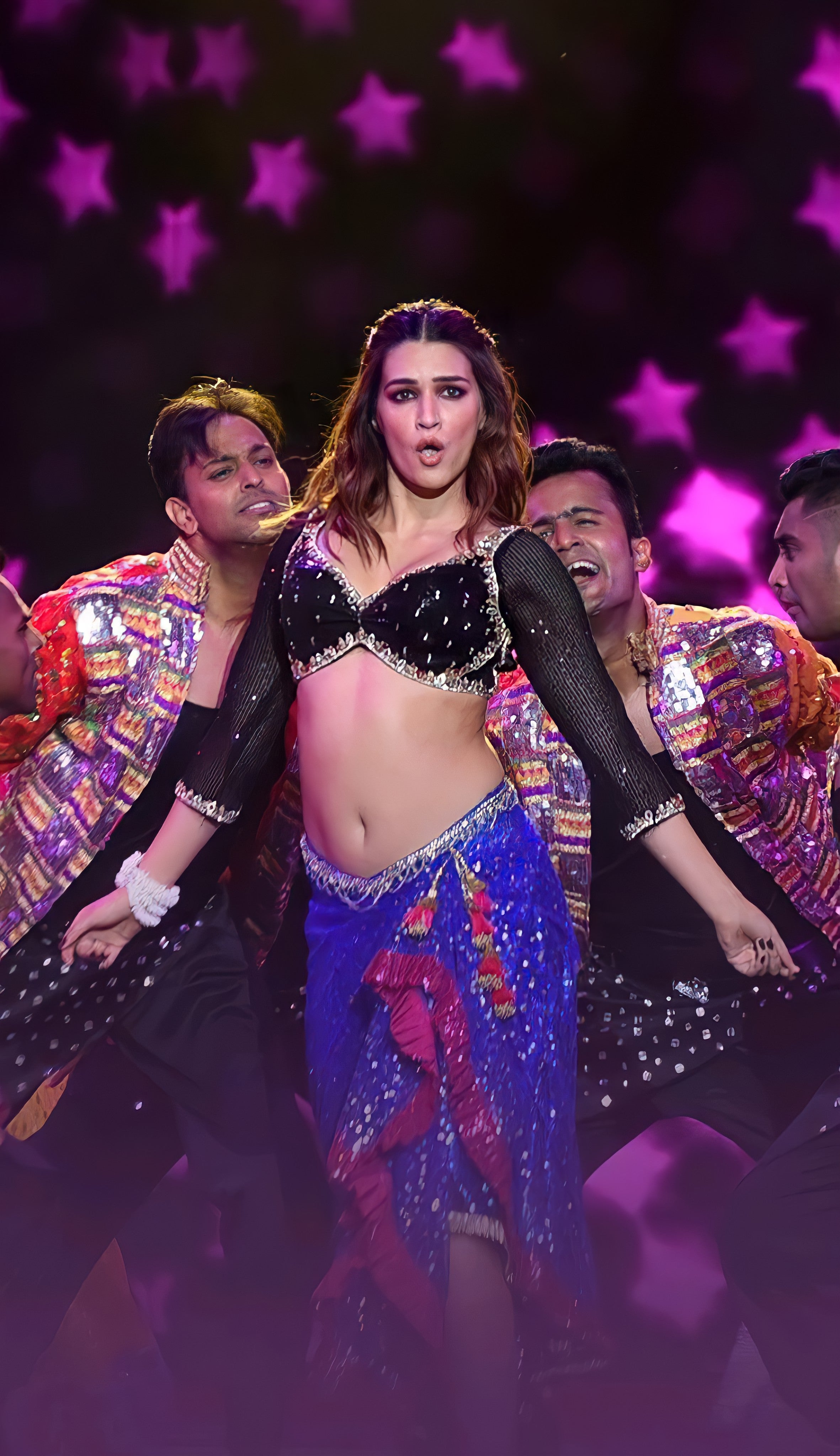 Kriti Sanon achieved proper MILF status with this display | Scrolller