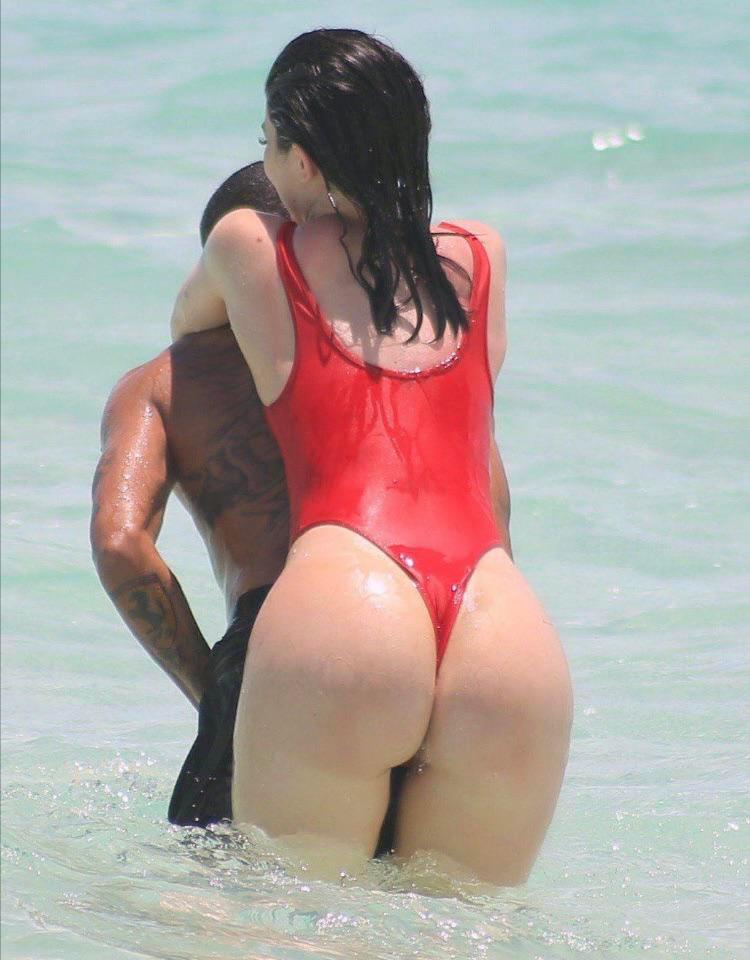 Kylie Jenners Ass Is Pure Perfection And You Cant Convince Me Otherwise Scrolller