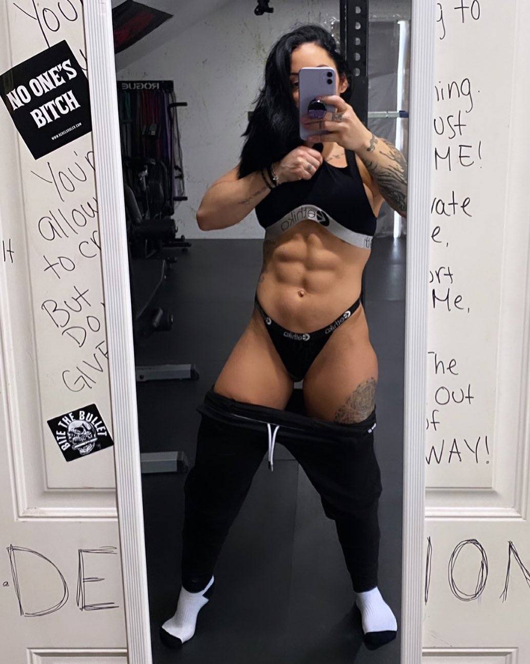 @la_ren.official_88 | Scrolller