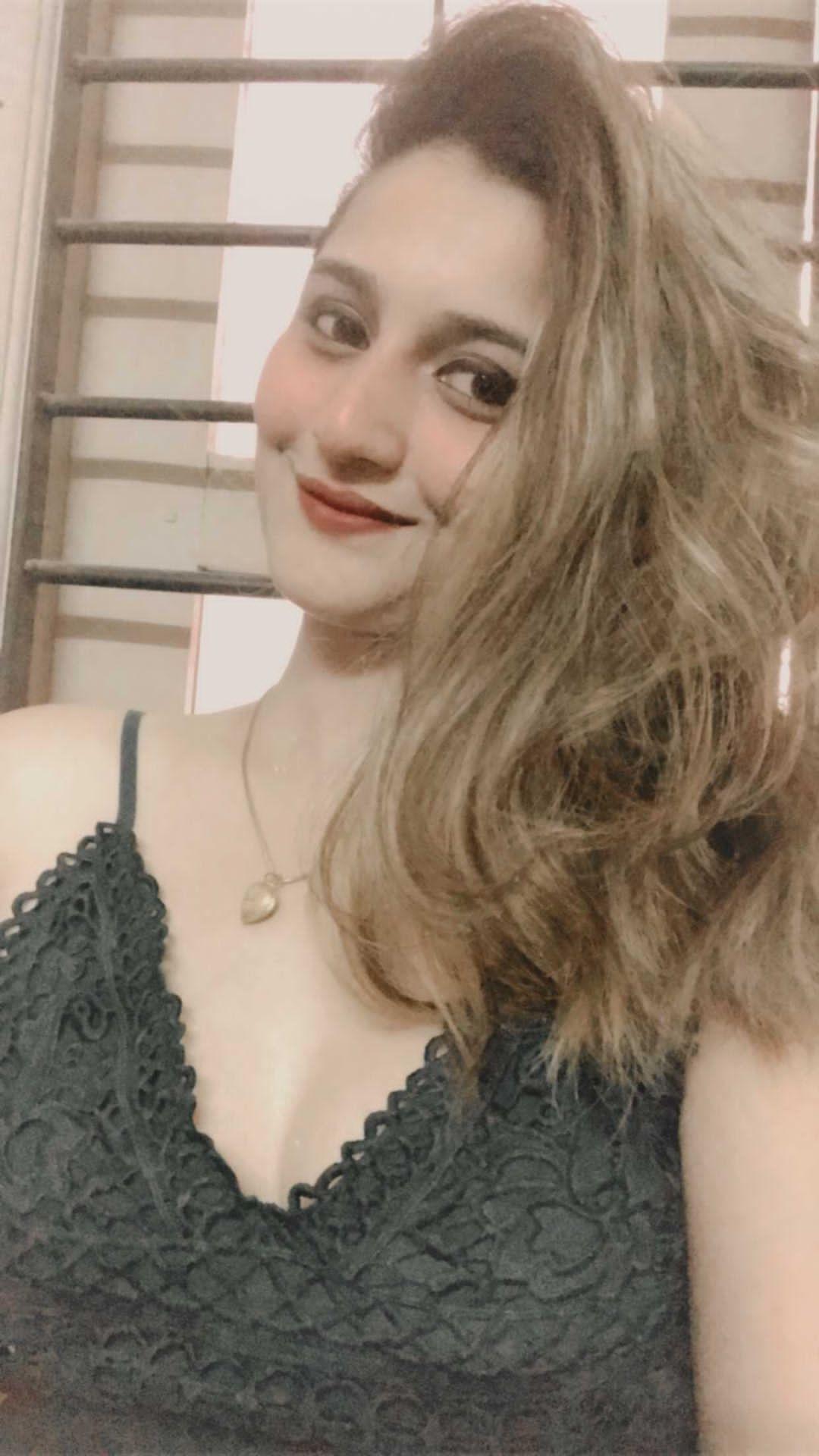 Lace top | Scrolller