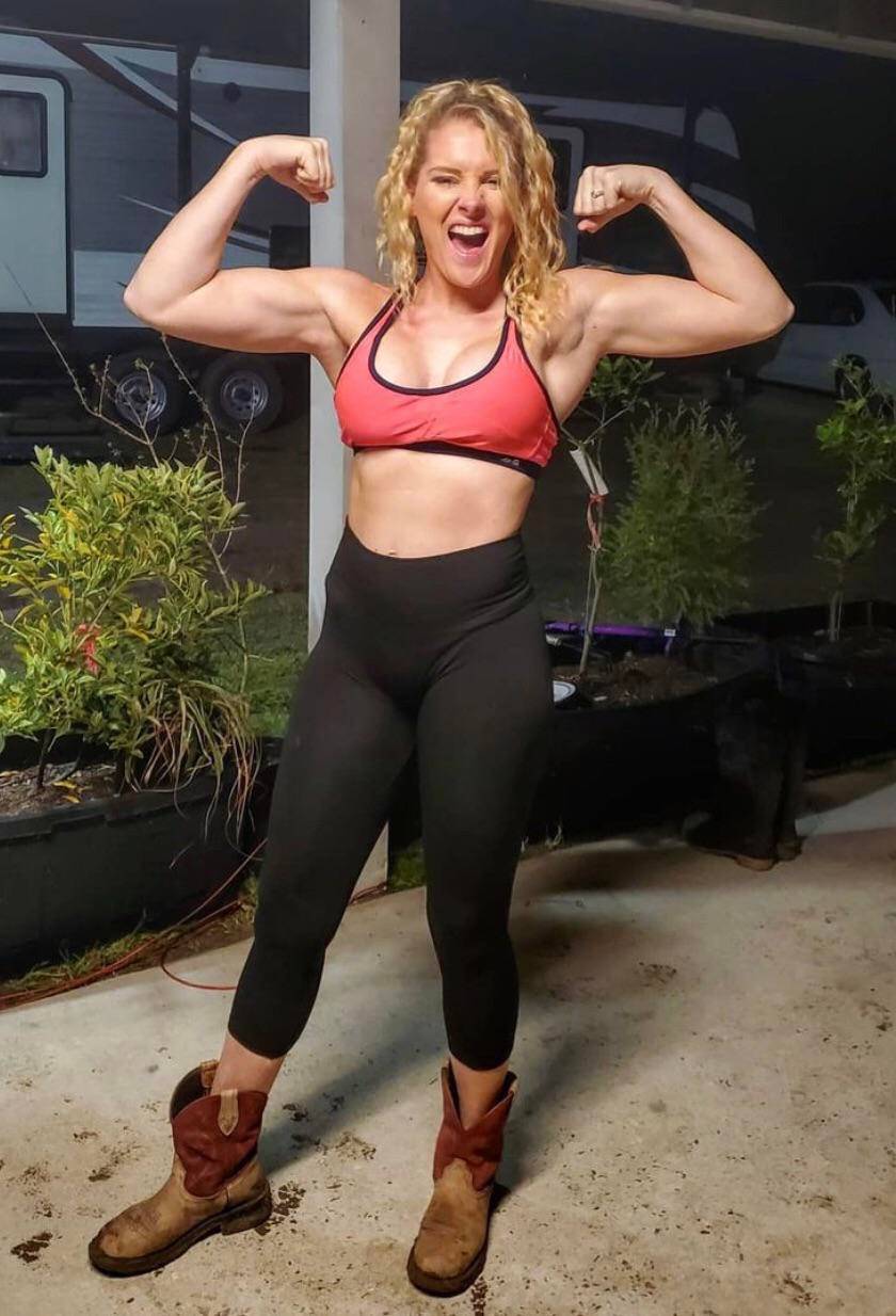 Lacey Evans showing off her...guns. | Scrolller