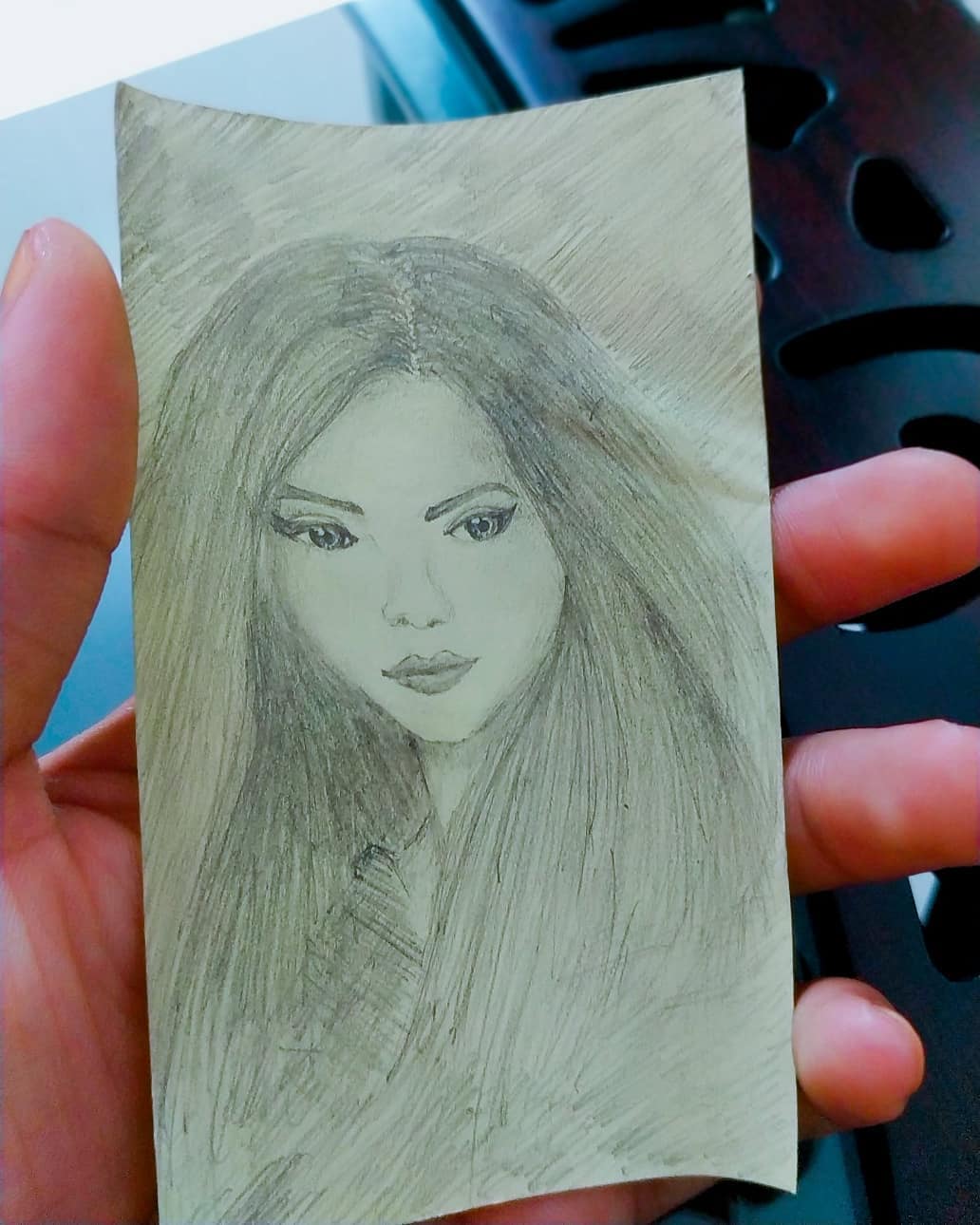 Lady Glance. HB Mechanical pencil. | Scrolller