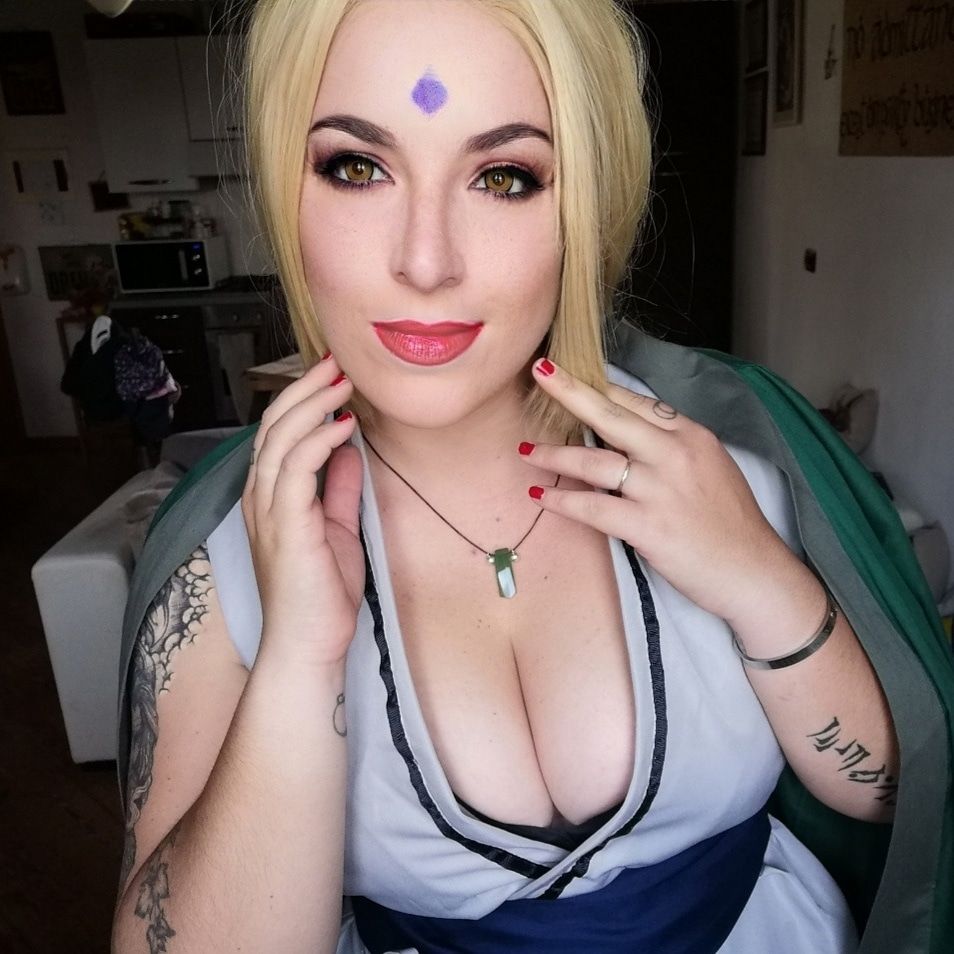 Lady Tsunade cosplay from Naruto by TsunaCosplay | Scrolller