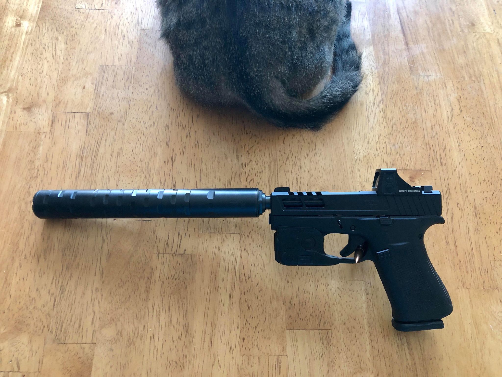 Ladybug('s butt) & her gat | Scrolller