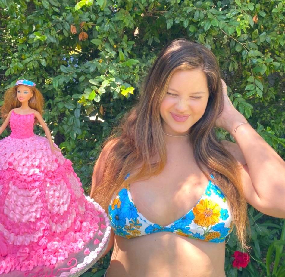 Lana Del Rey looking thicker than ever | Scrolller