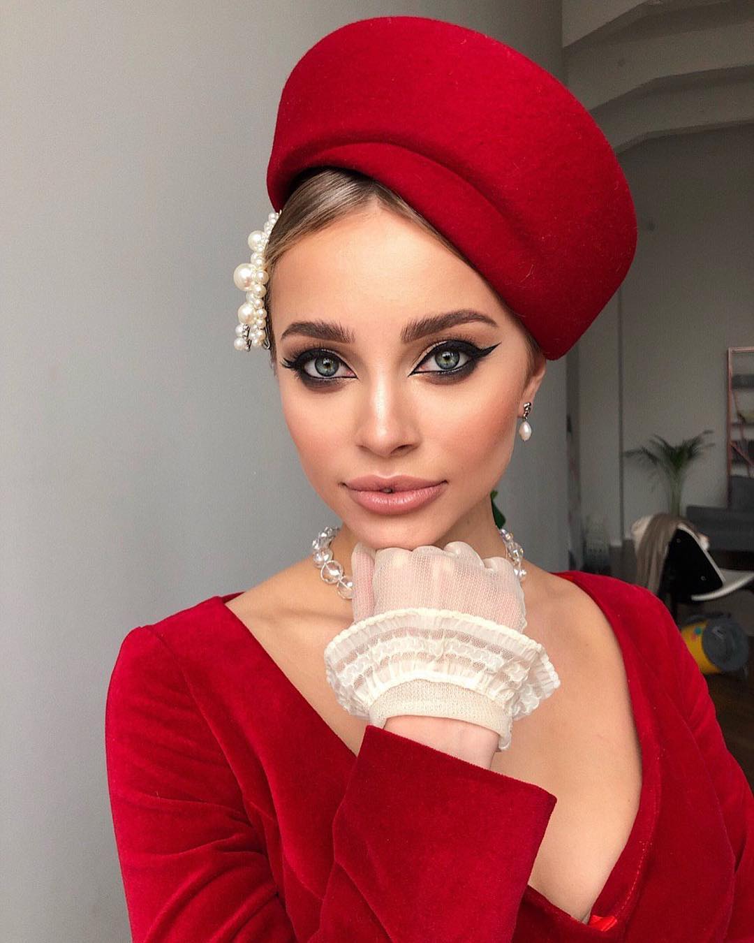 Lana Leroy | Scrolller