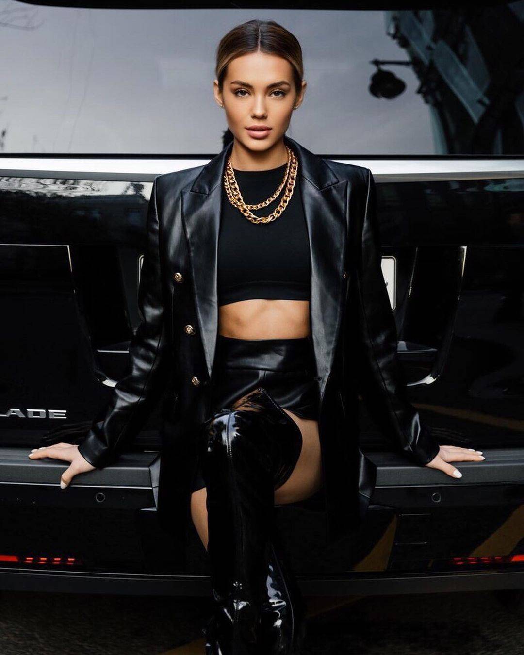 Lara Lepp | Scrolller