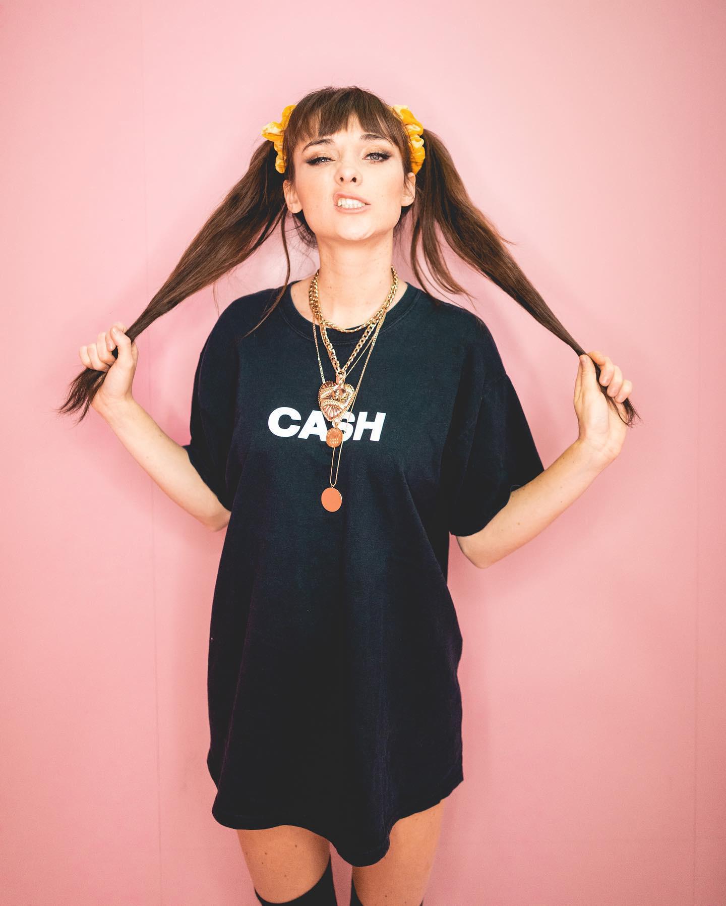 Larissa Rieß 💦 | Scrolller