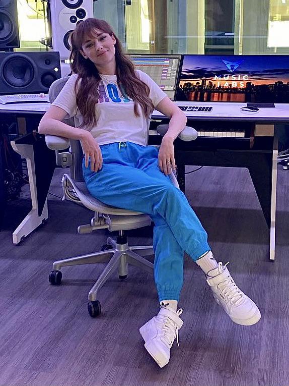 Larissa Rieß | Scrolller