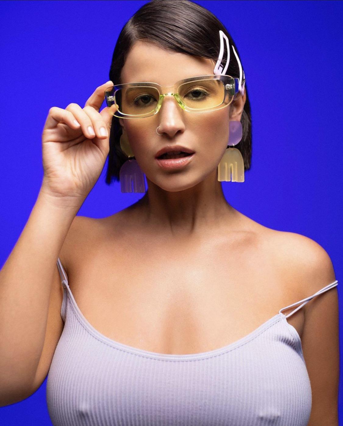 Lasirena69 | Scrolller