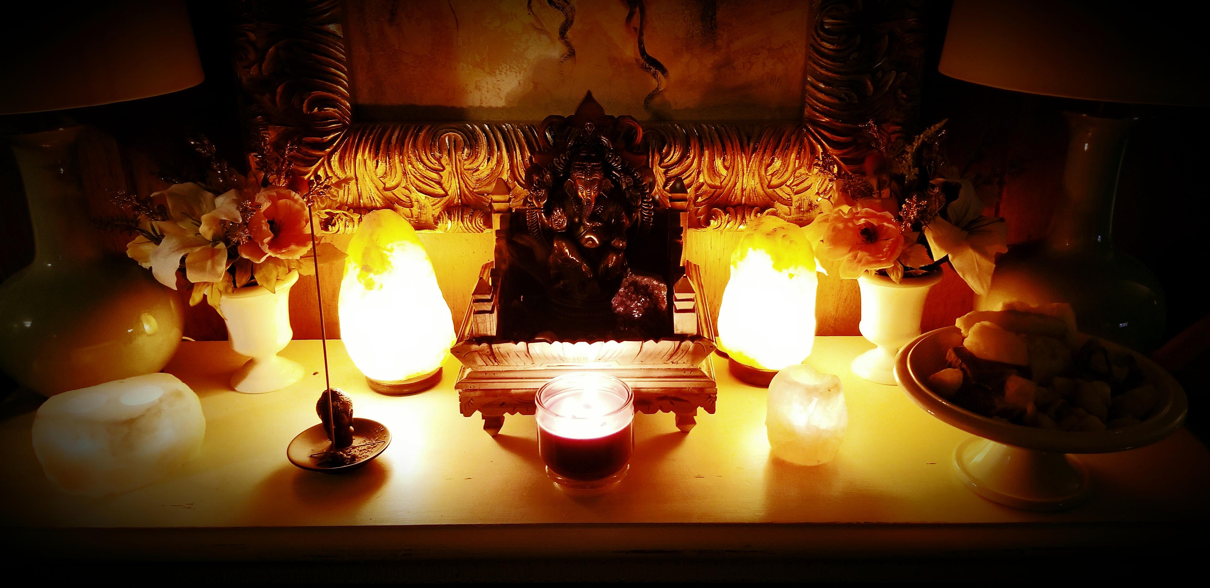 Last Full Moon altar.... | Scrolller