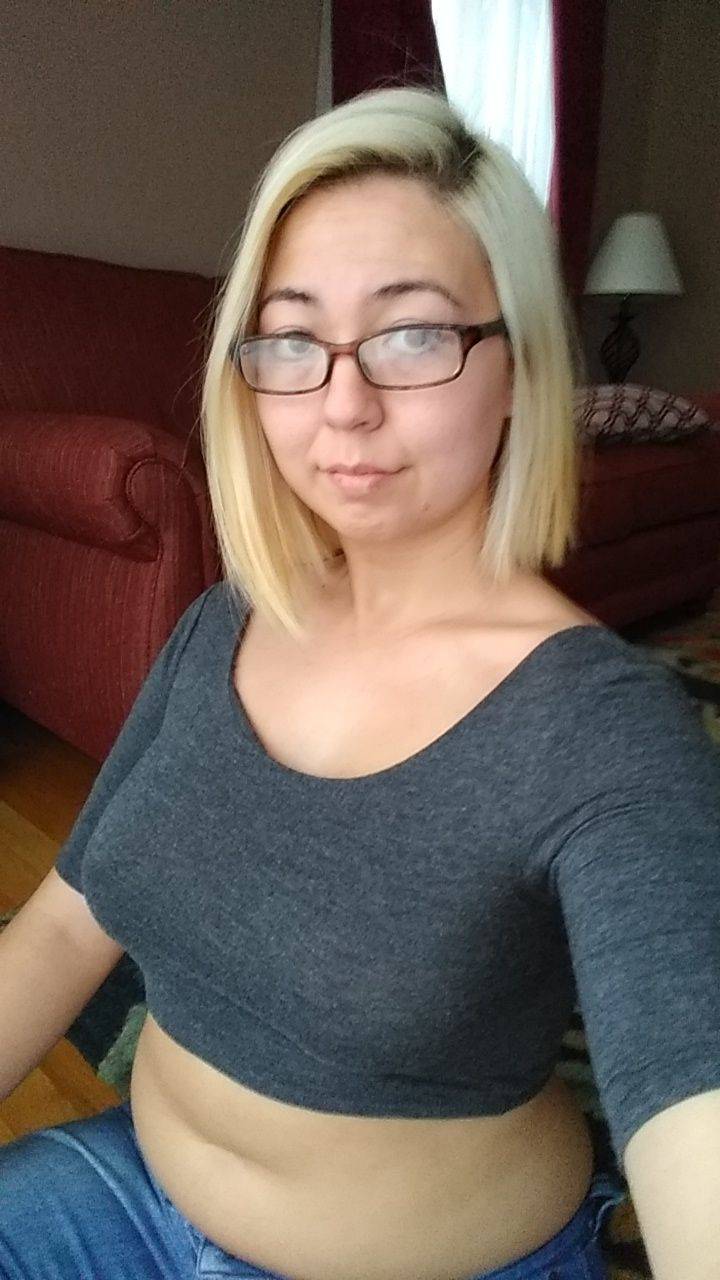 Late night bowl of oatmeal | Scrolller