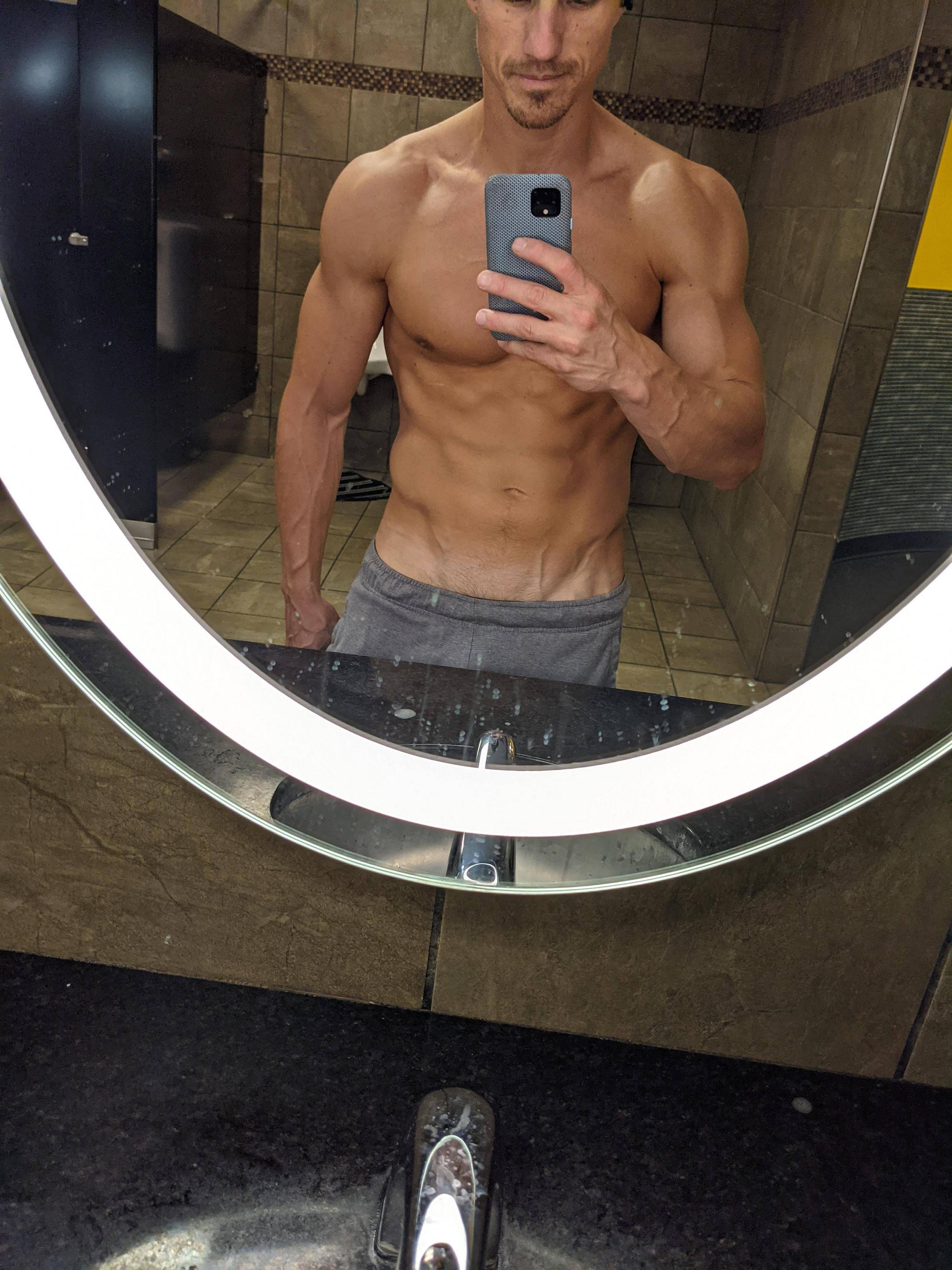 Late night gym pump! | Scrolller