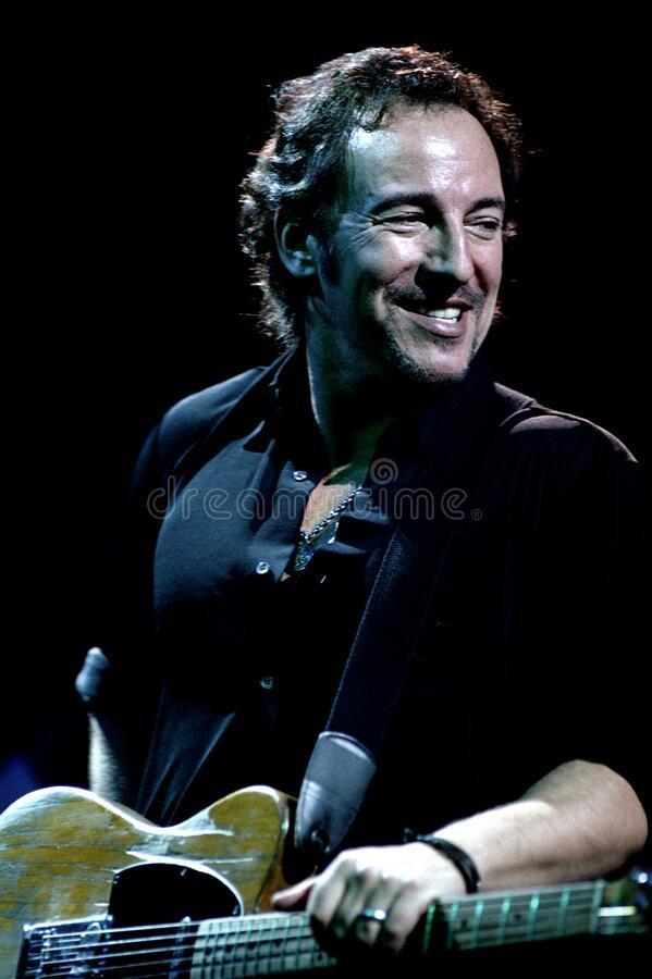 Laughing moment of Bruce ... | Scrolller