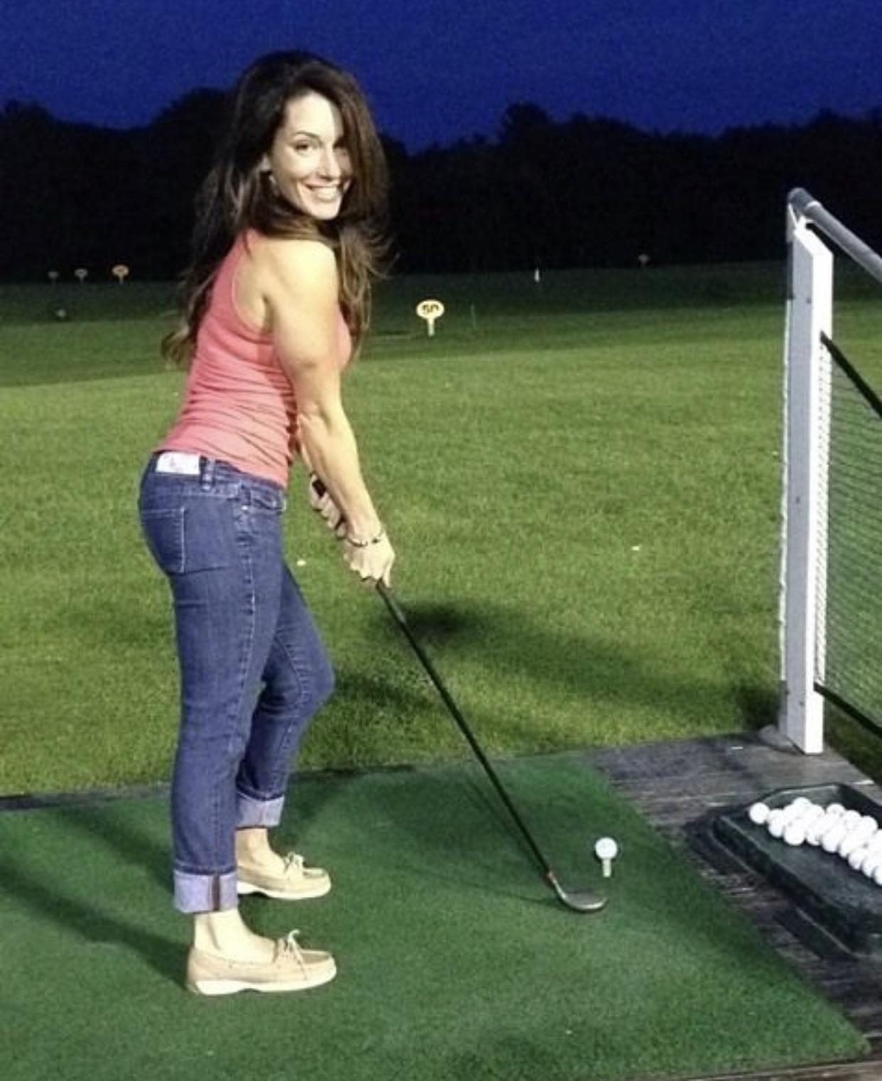 Laura. Boston MA. Check out that tricep bulge! | Scrolller