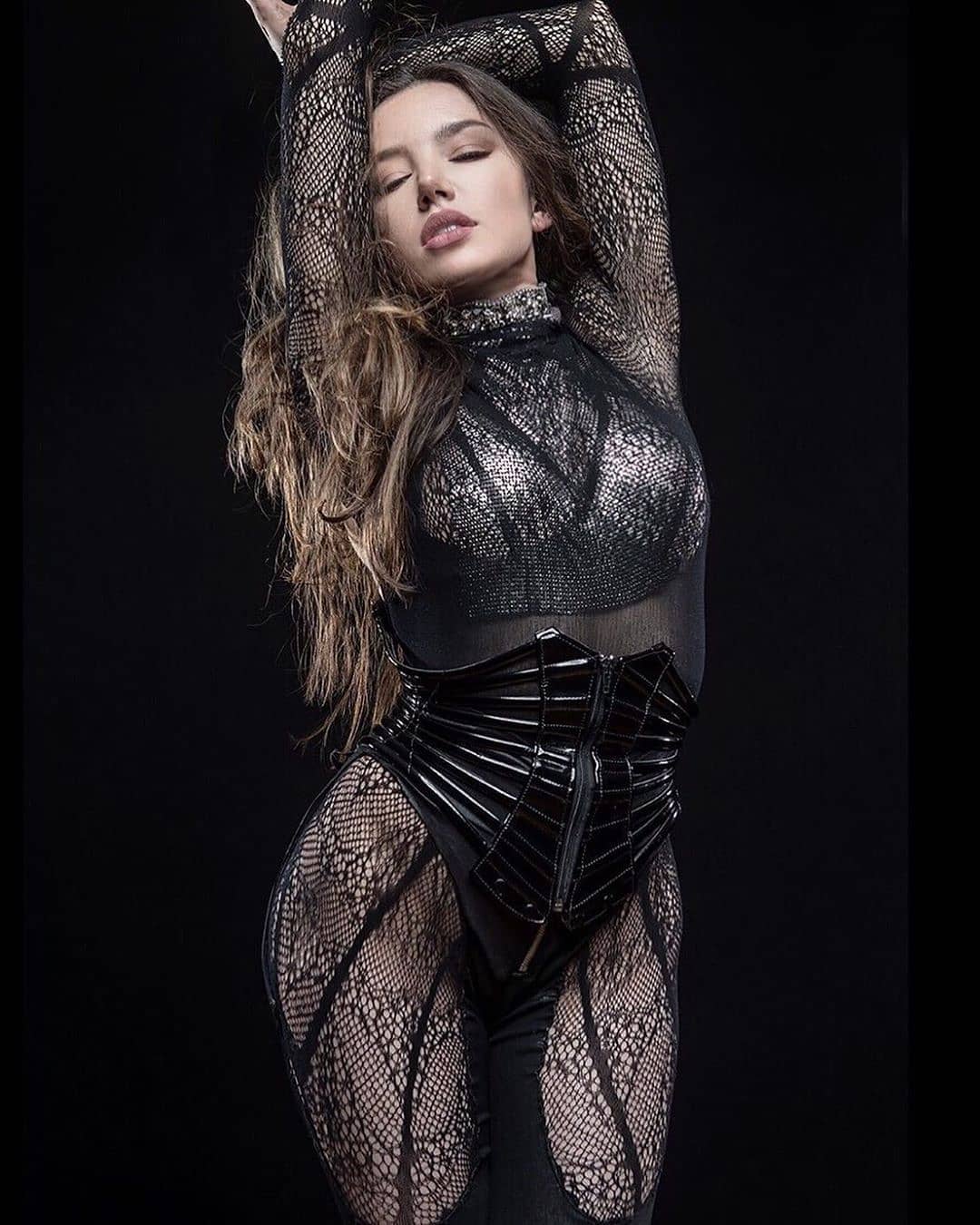 Lauren Hart of Once Human | Scrolller