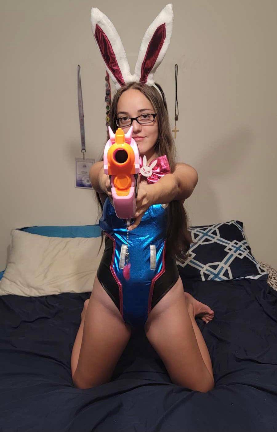 Do you like my dva costume? 🥰 | Scrolller