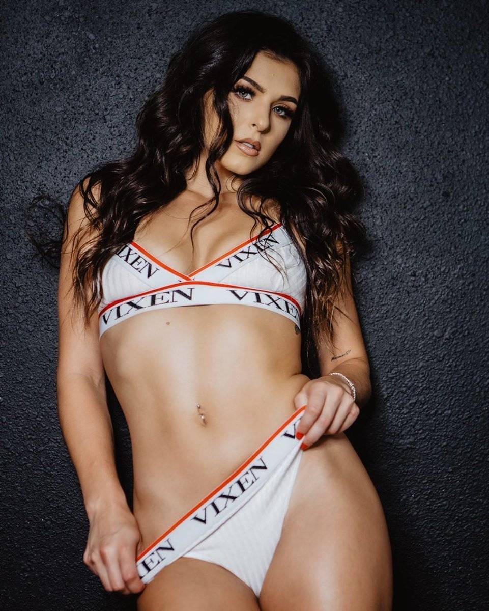 Leah Gotti | Scrolller