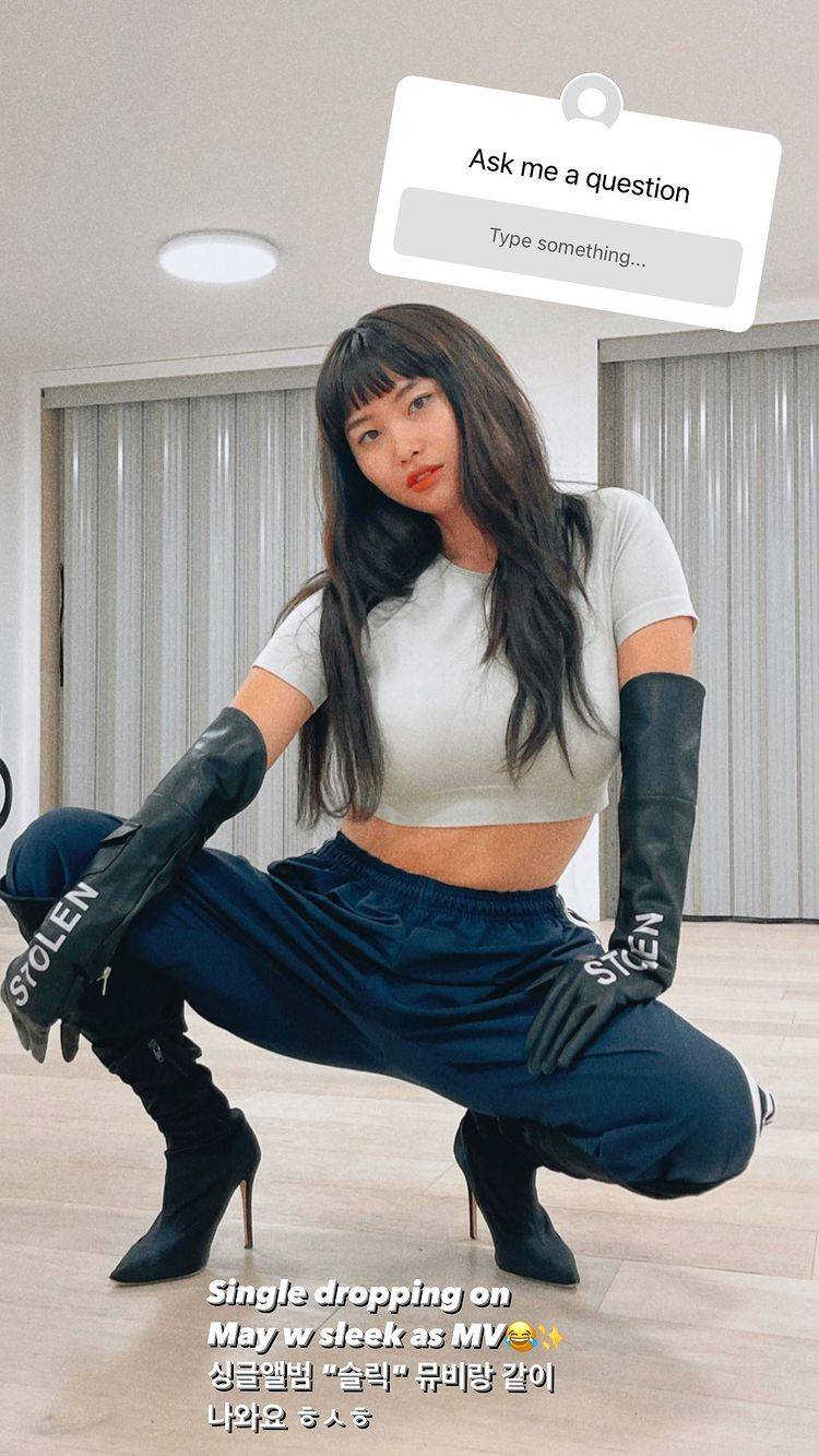 Leather gloves | Scrolller