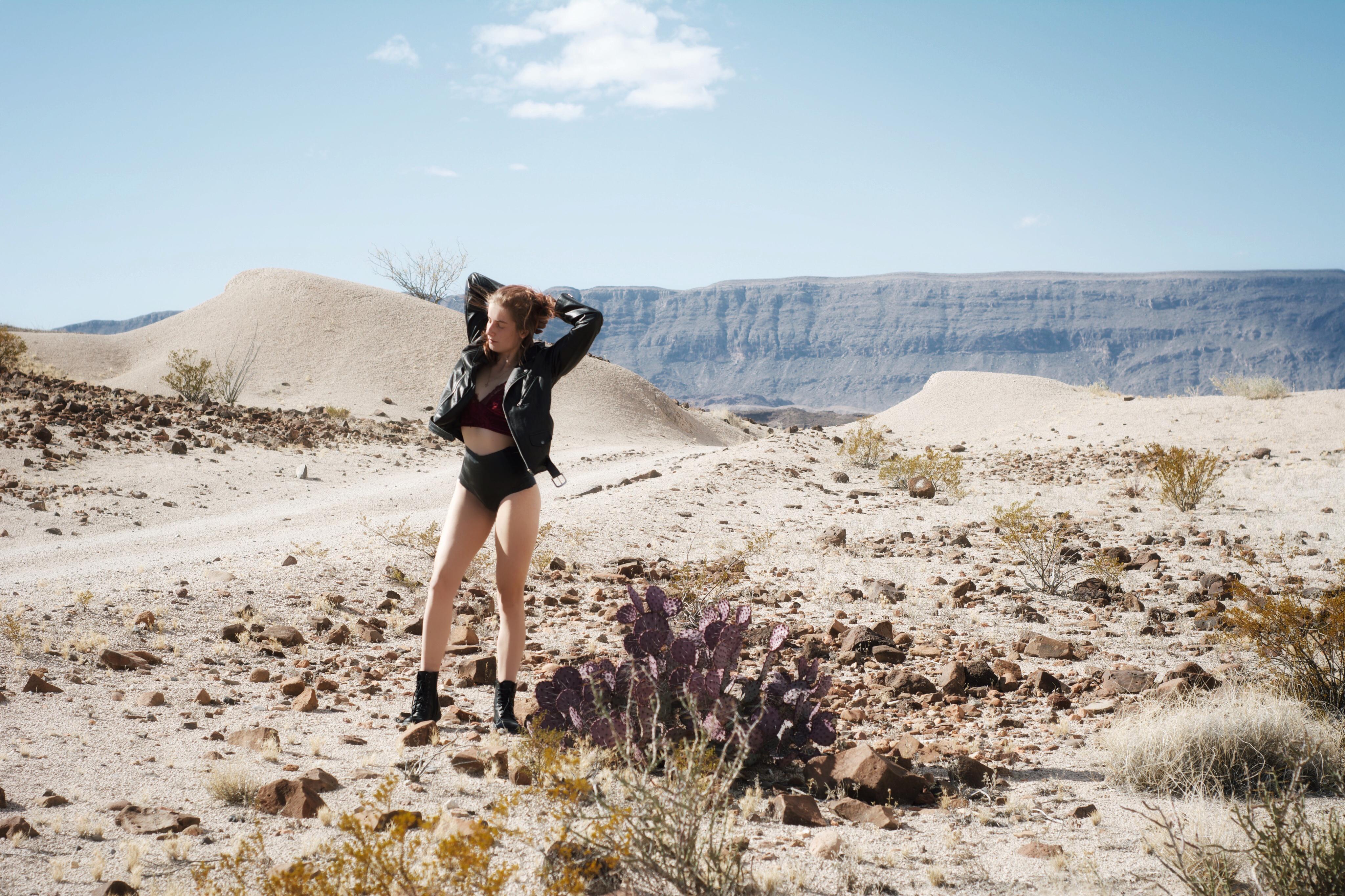 Leather in the desert [OC] | Scrolller