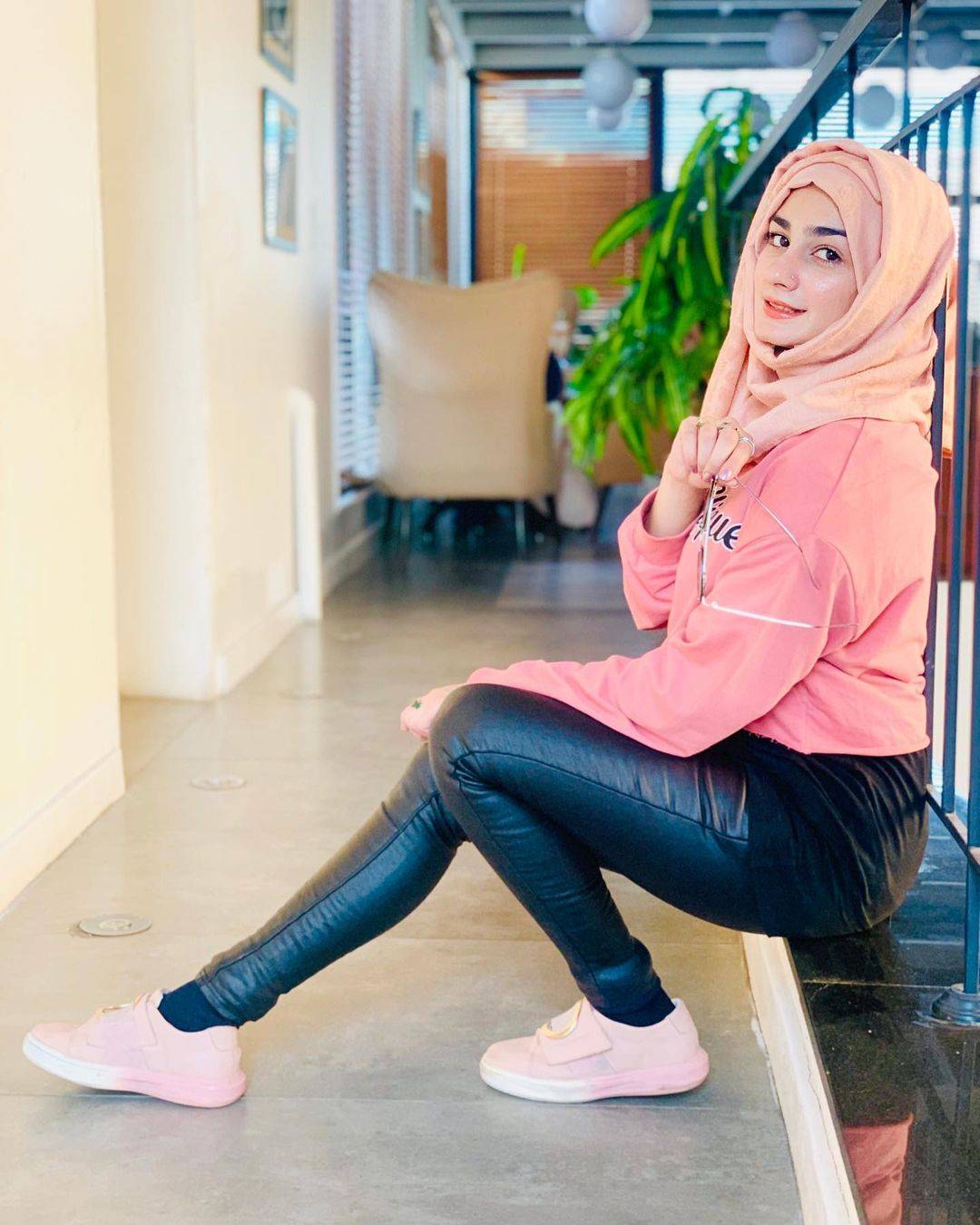 Leather pants and hijab | Scrolller