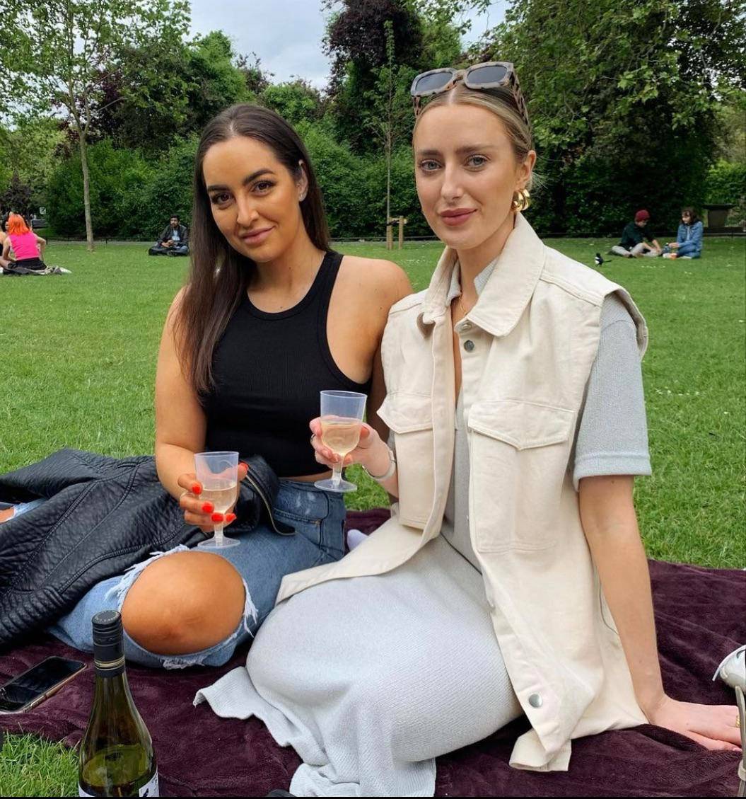 Left or right? | Scrolller