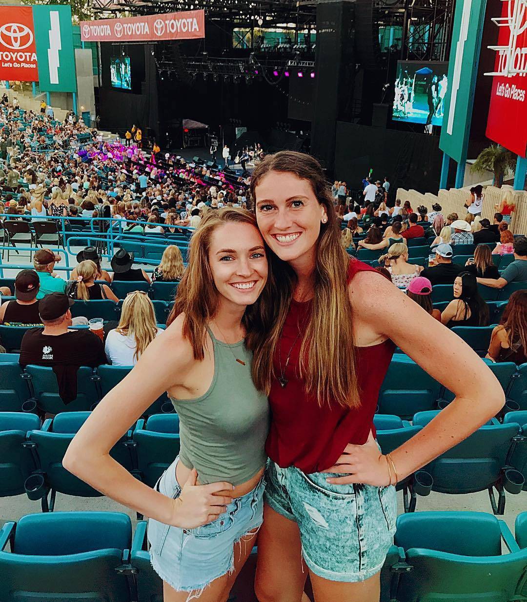 left or right | Scrolller