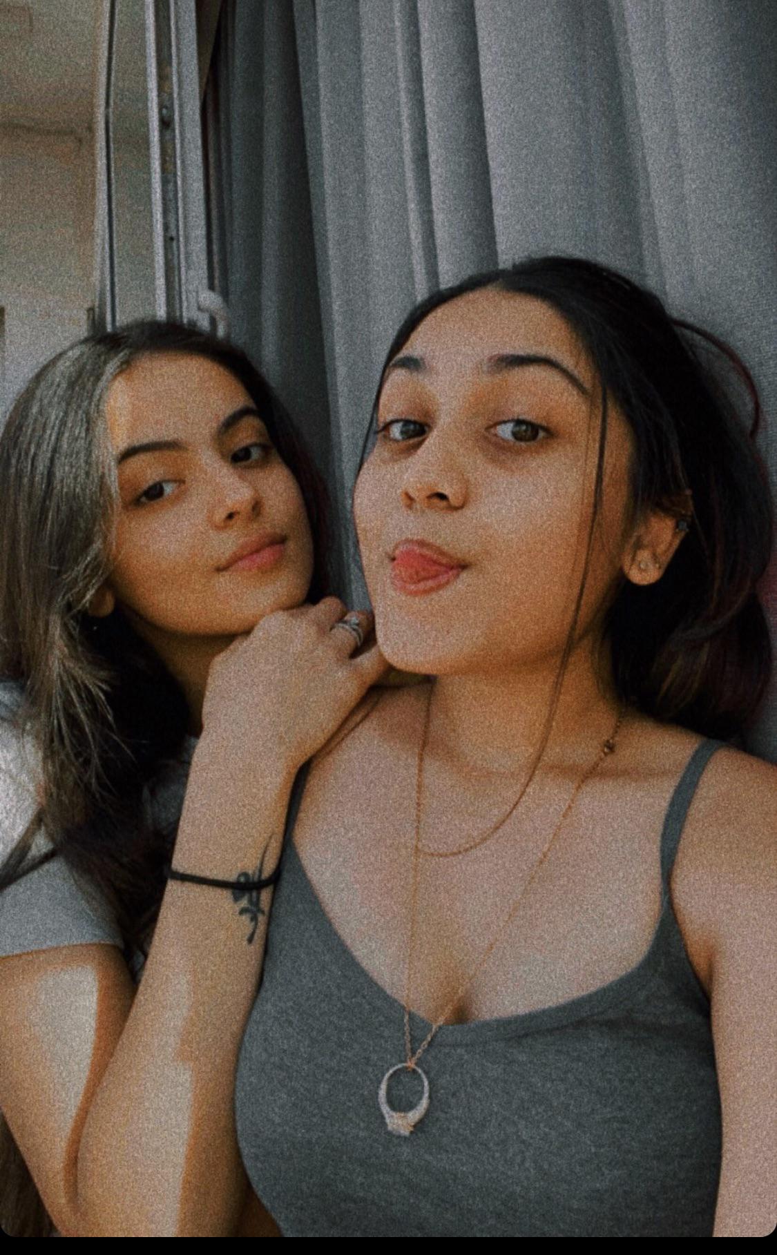 Left or right ? What would you do ? | Scrolller