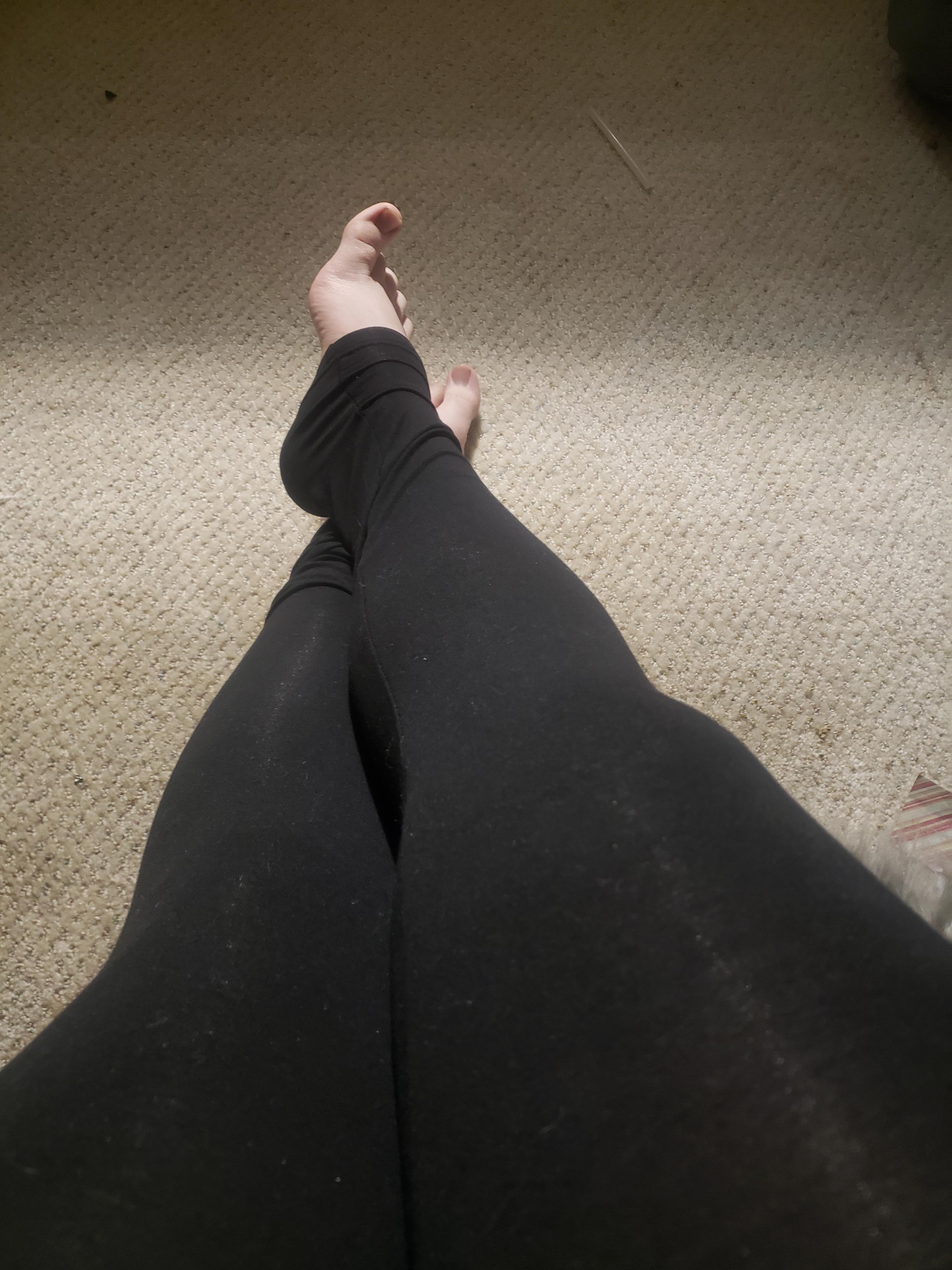 Leggings 🧡 | Scrolller