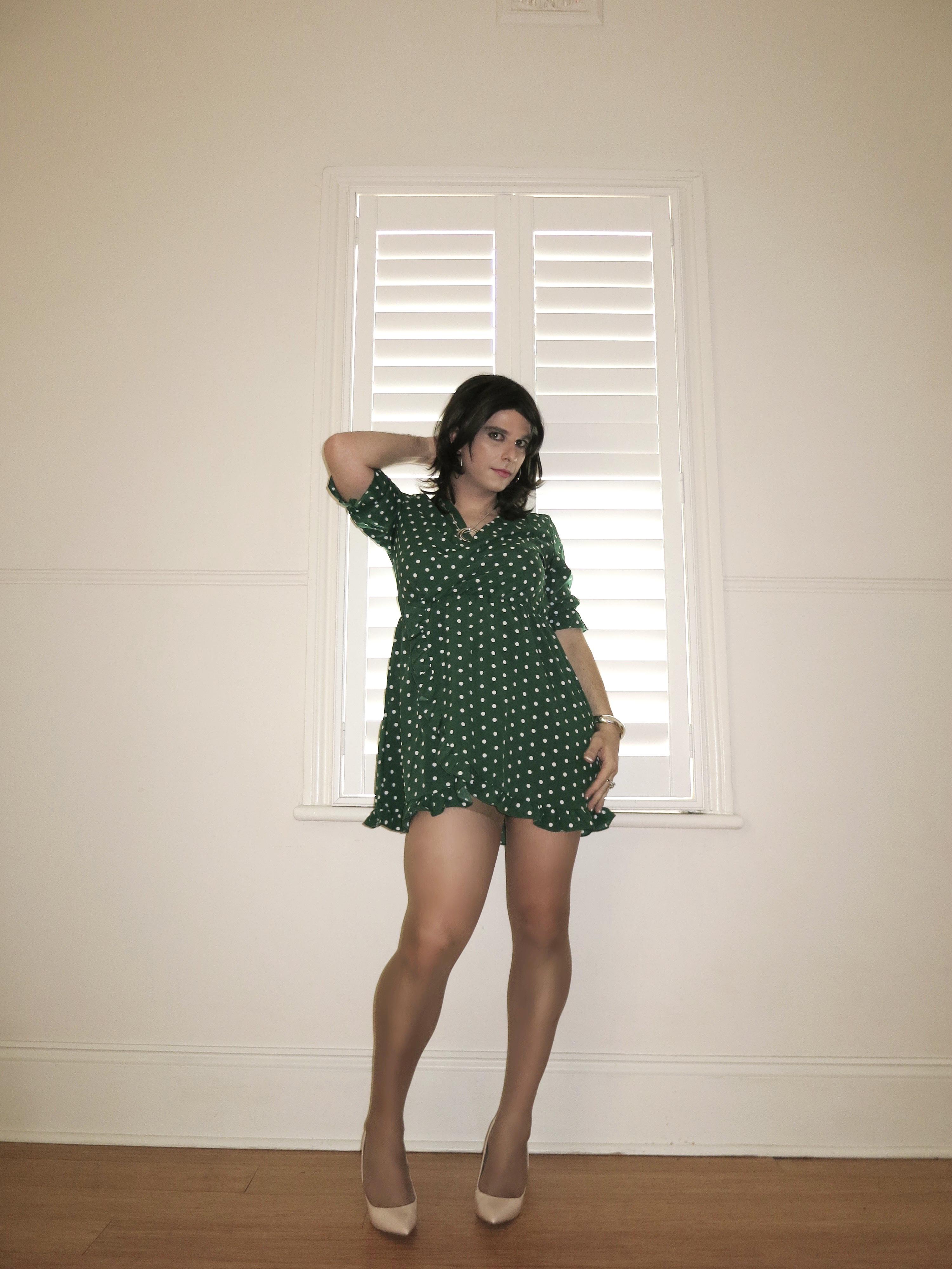 Legs for days.... | Scrolller