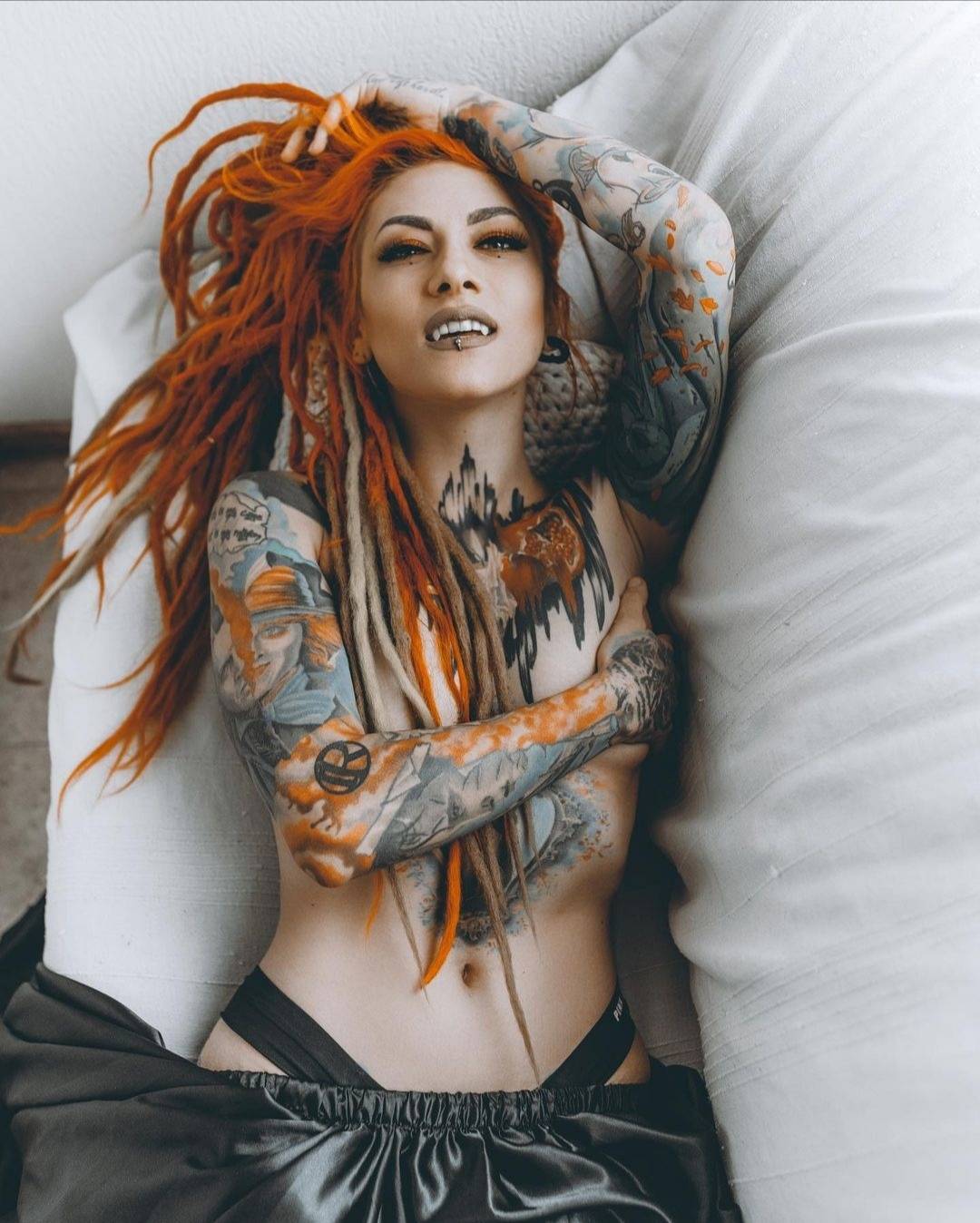 Lena Scissorhands | Scrolller