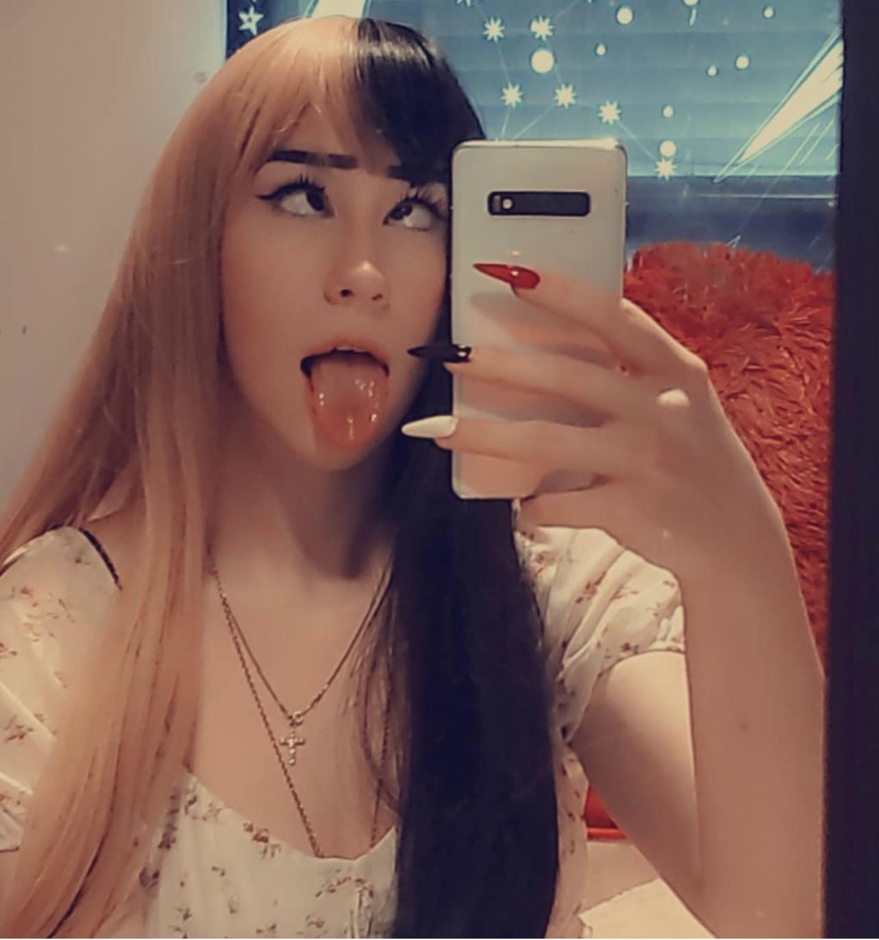 Use Me 🖤 Scrolller