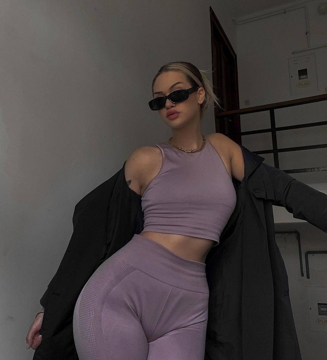 Do you like this set? | Scrolller