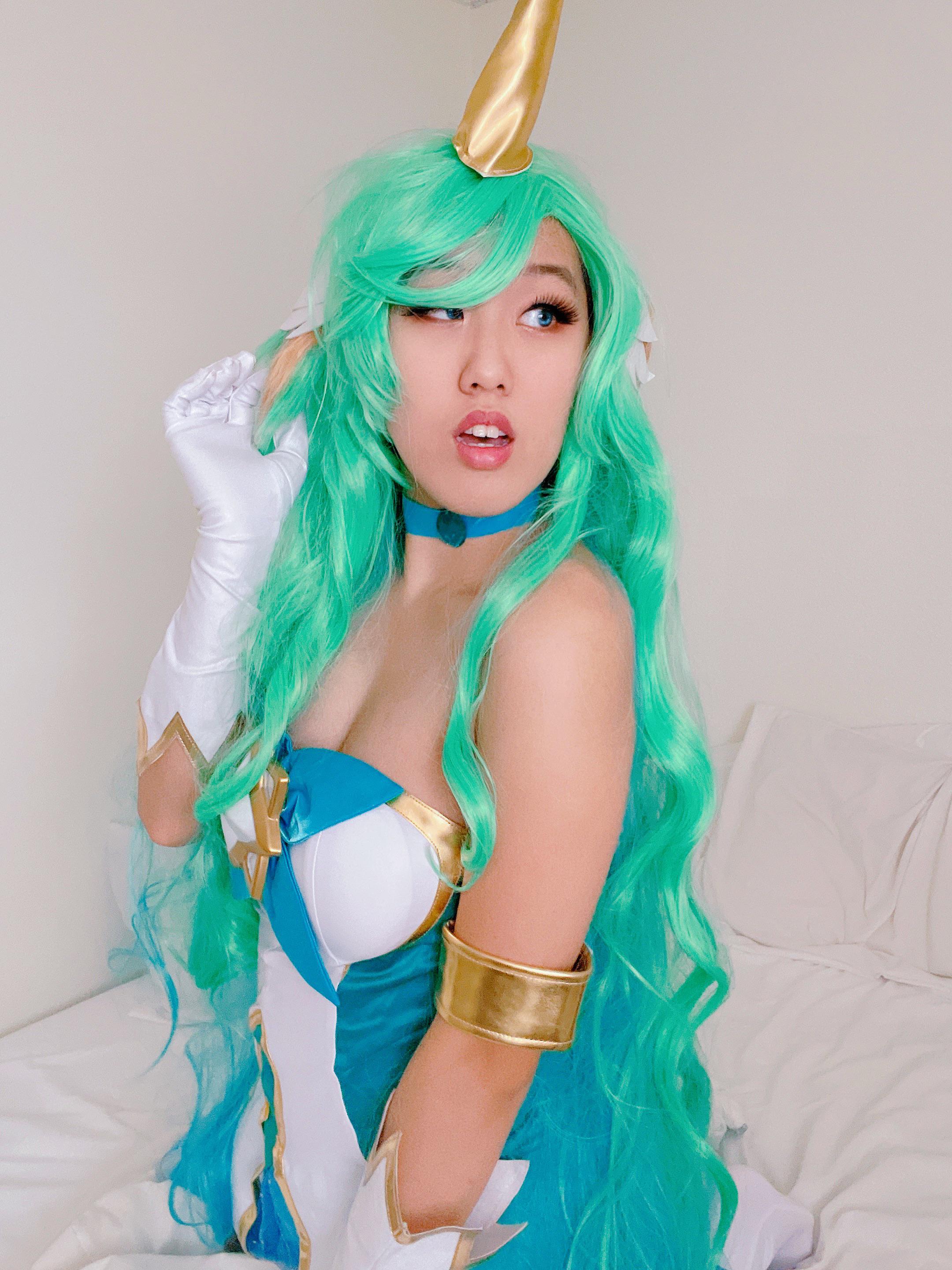 let me guide you 💚 | Scrolller