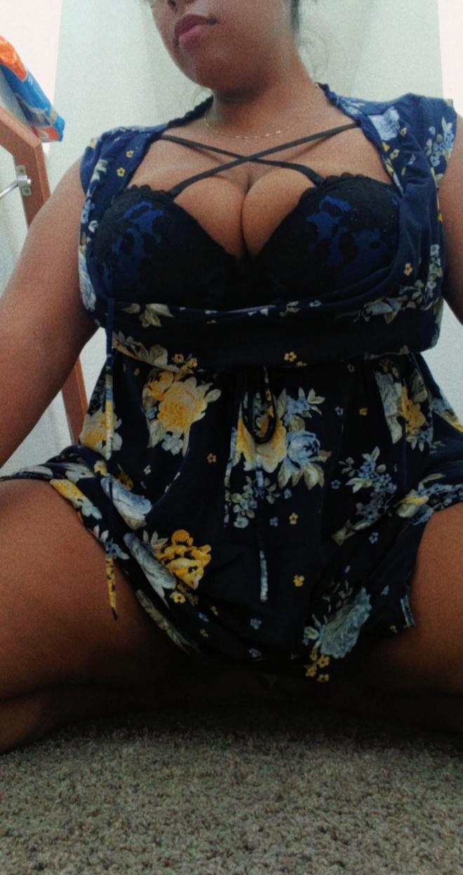 Let me sit on your face [F31] | Scrolller