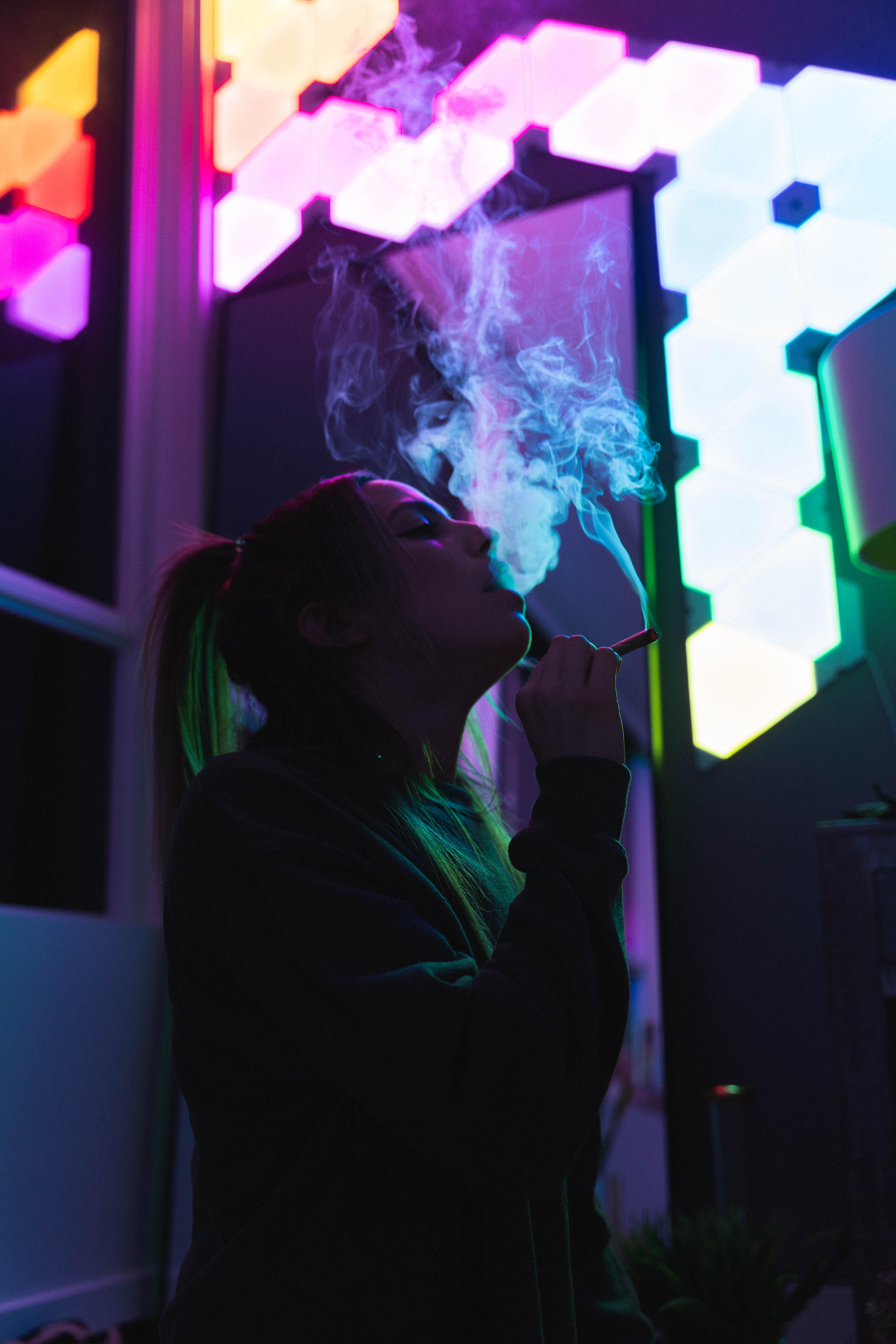 Let’s smoke a jay | Scrolller